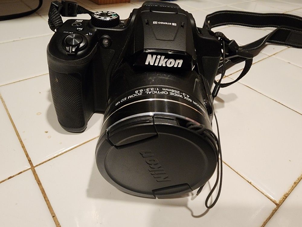 Nikon Cool PIX B700 for Sale in Henderson, NV - OfferUp