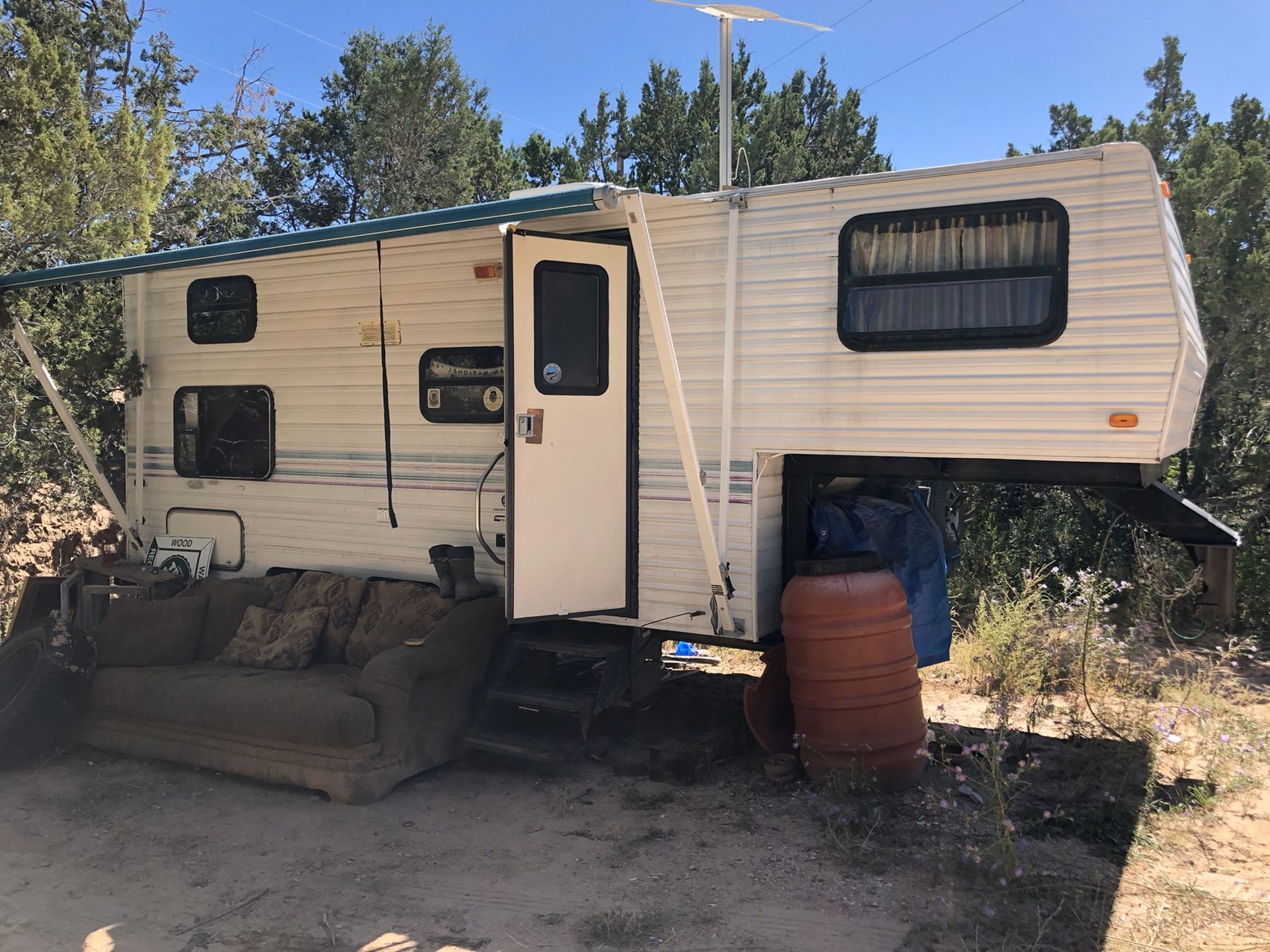 Sportsmaster Gooseneck Camper Trailer 22ft for Sale in San Antonio, TX ...
