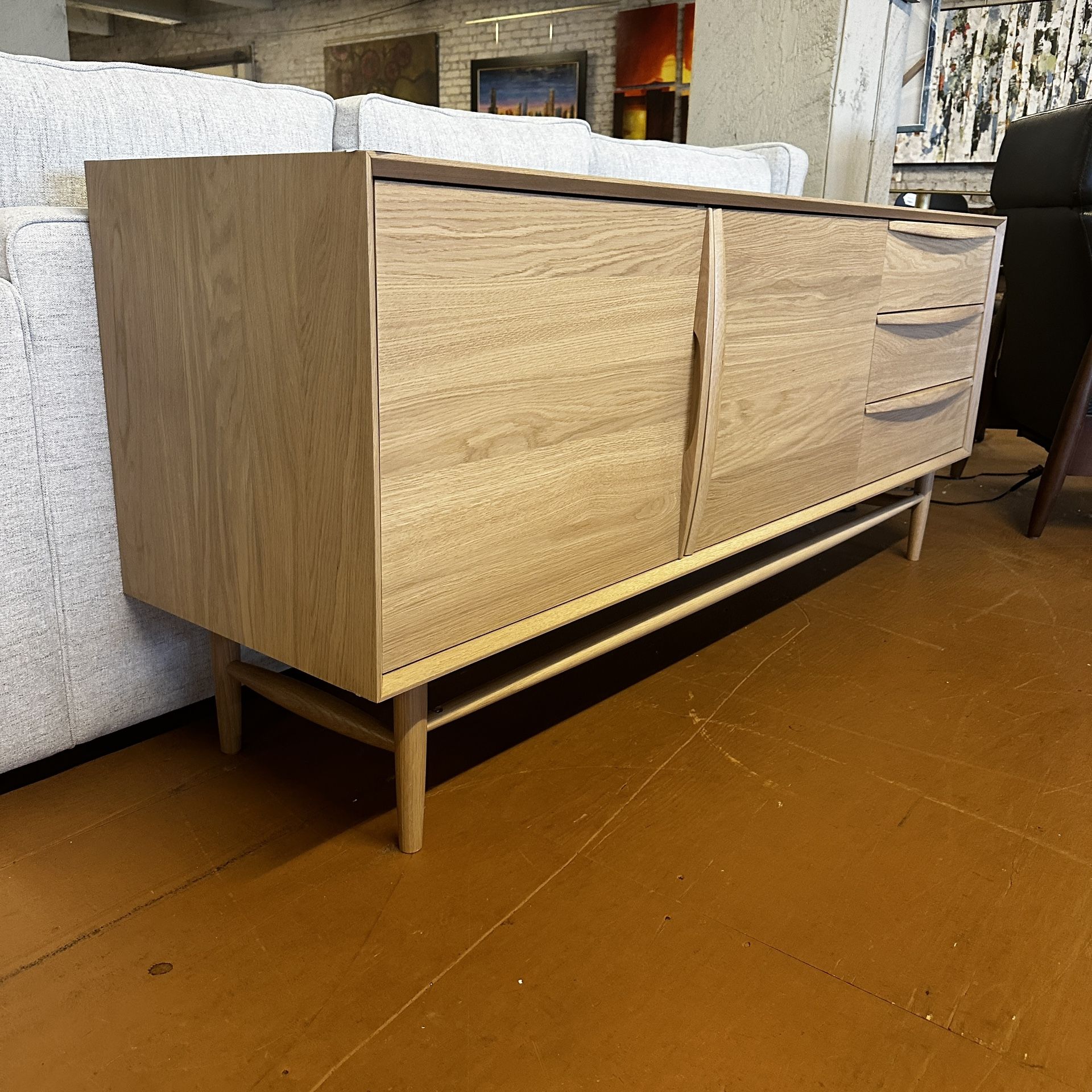 White Oak Sideboard for Sale in Everett, WA - OfferUp