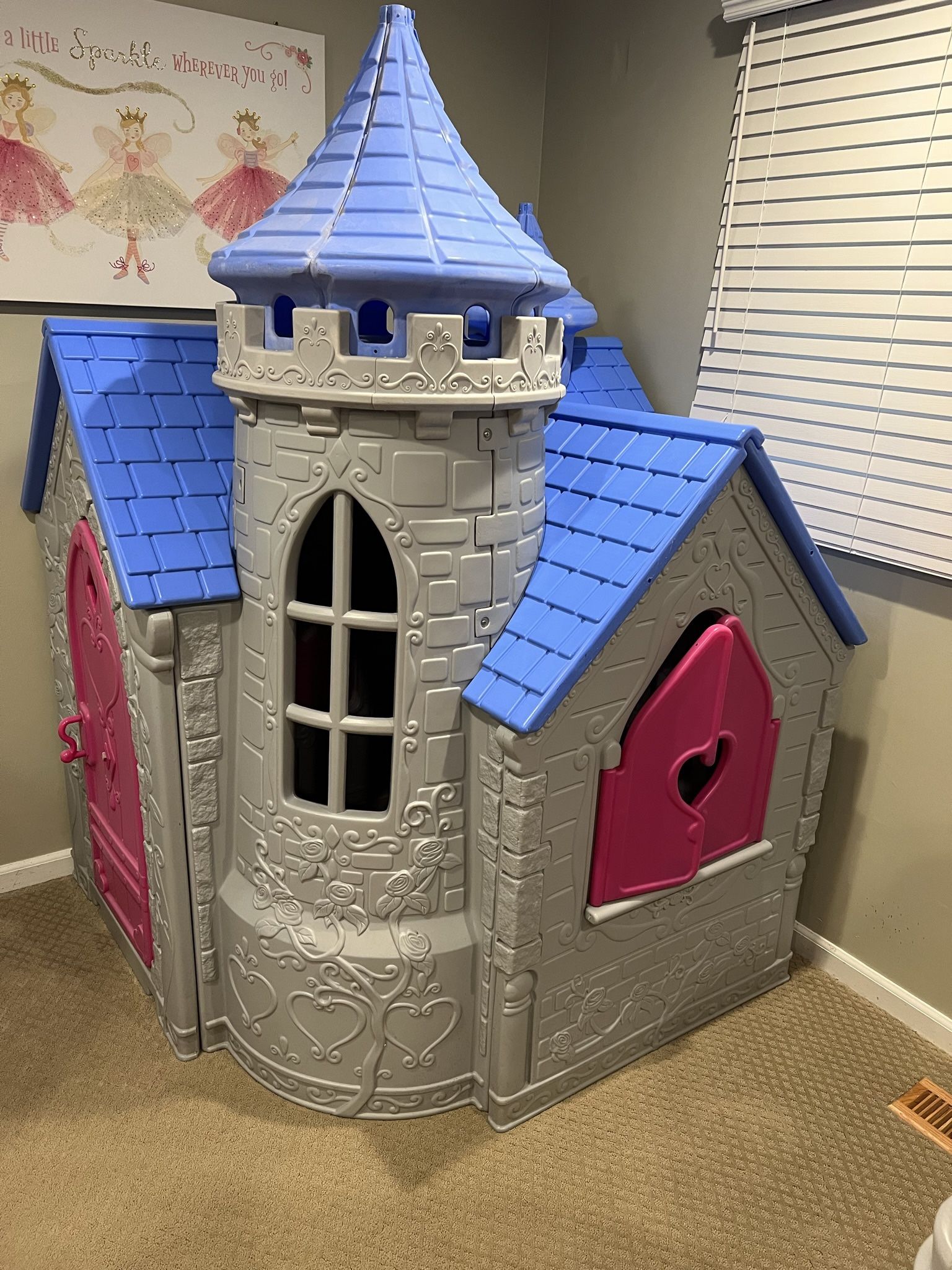 Princess castle - Indoor/Outdoor for Sale in Manalapan Township, NJ ...