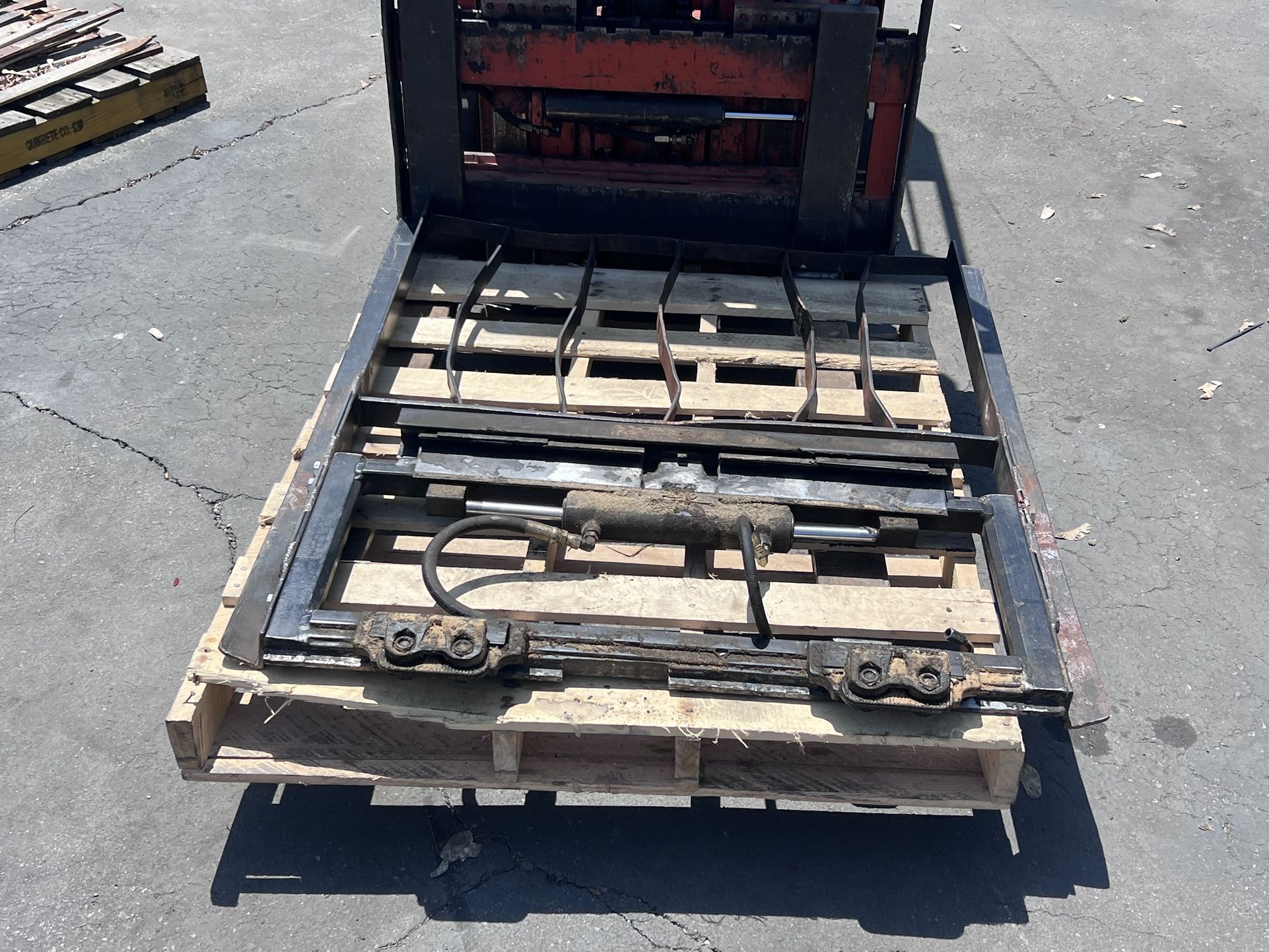 Cascade Side Shift With Load Back Rest For Fork Lift for Sale in Alta ...