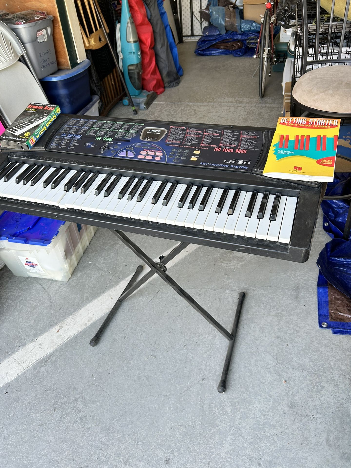 Casio 100 song Bank Electric Keyboard with Lighted 61 Keys LK-30 W ...