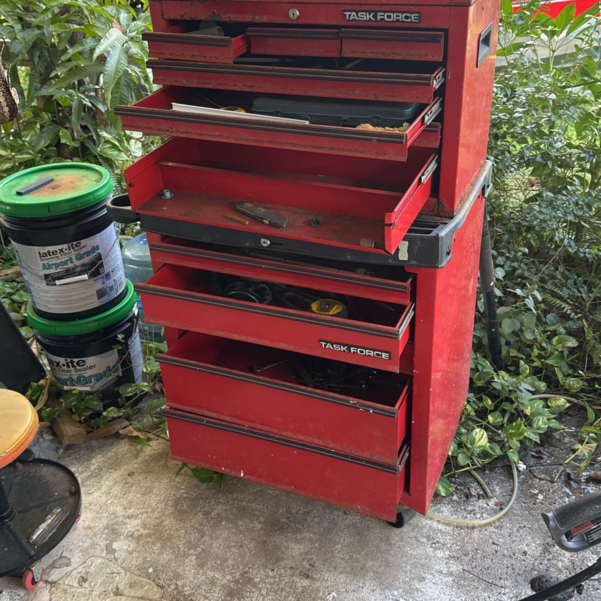Metal tool box, used, normal wear for Sale in Boca Raton, FL - OfferUp
