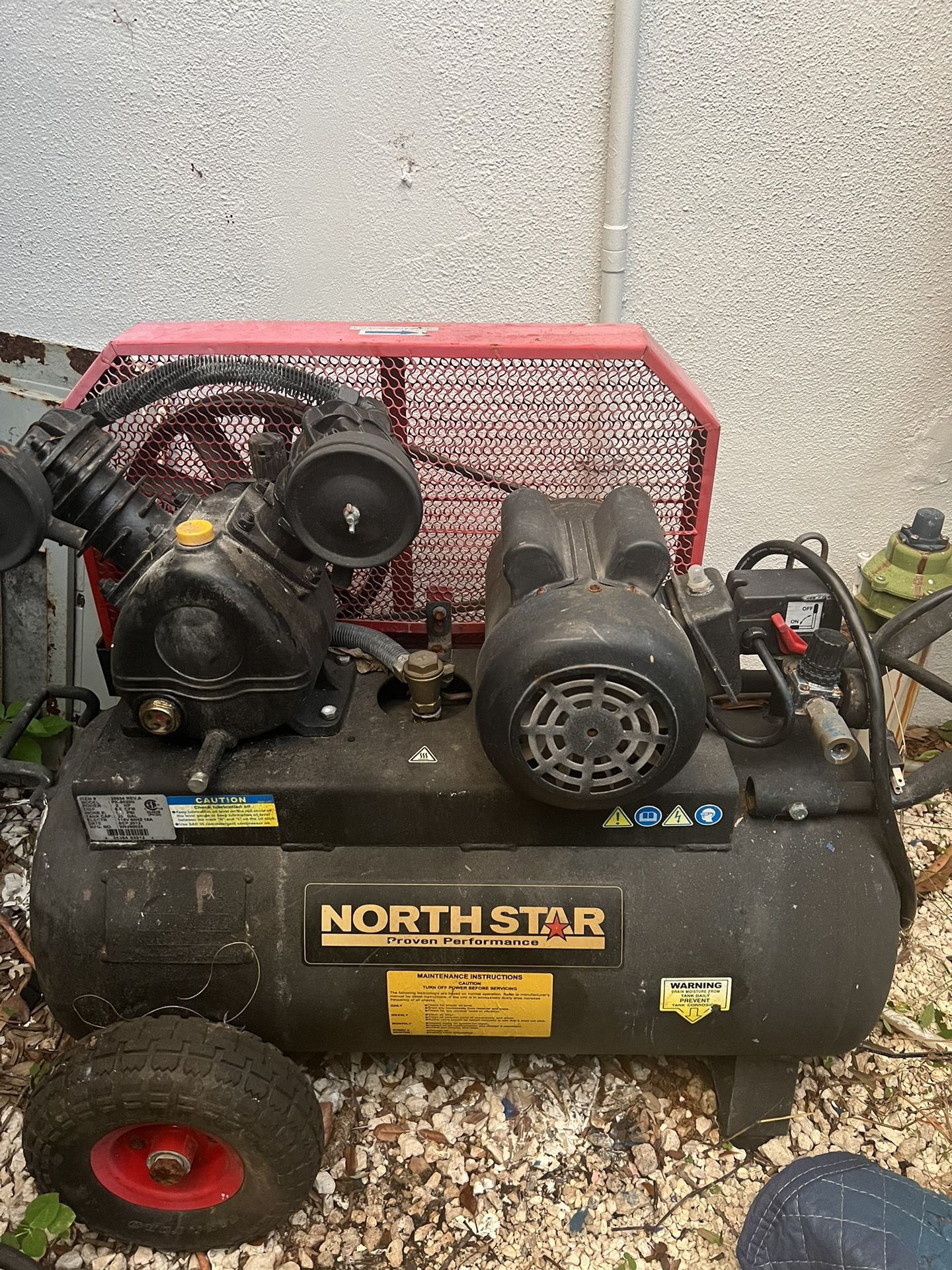 Air Compressor North Star 20 Gal 2 Hp Husky Northern Tool Ridgid for ...