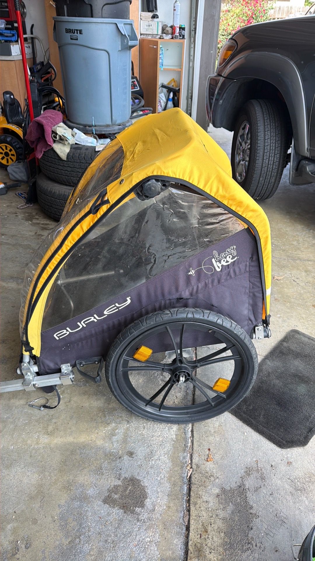 Burley bee bicycle trailer for Sale in Huntington Beach, CA - OfferUp