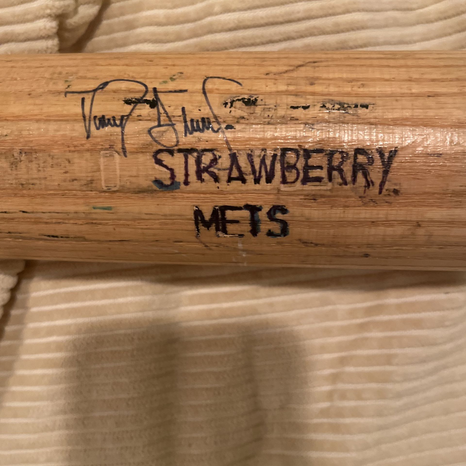 Darryl Strawberry Signed Bat for Sale in Los Angeles, CA - OfferUp