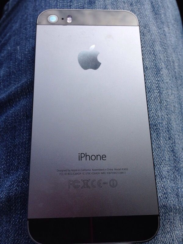 Iphone 5s Silver And White