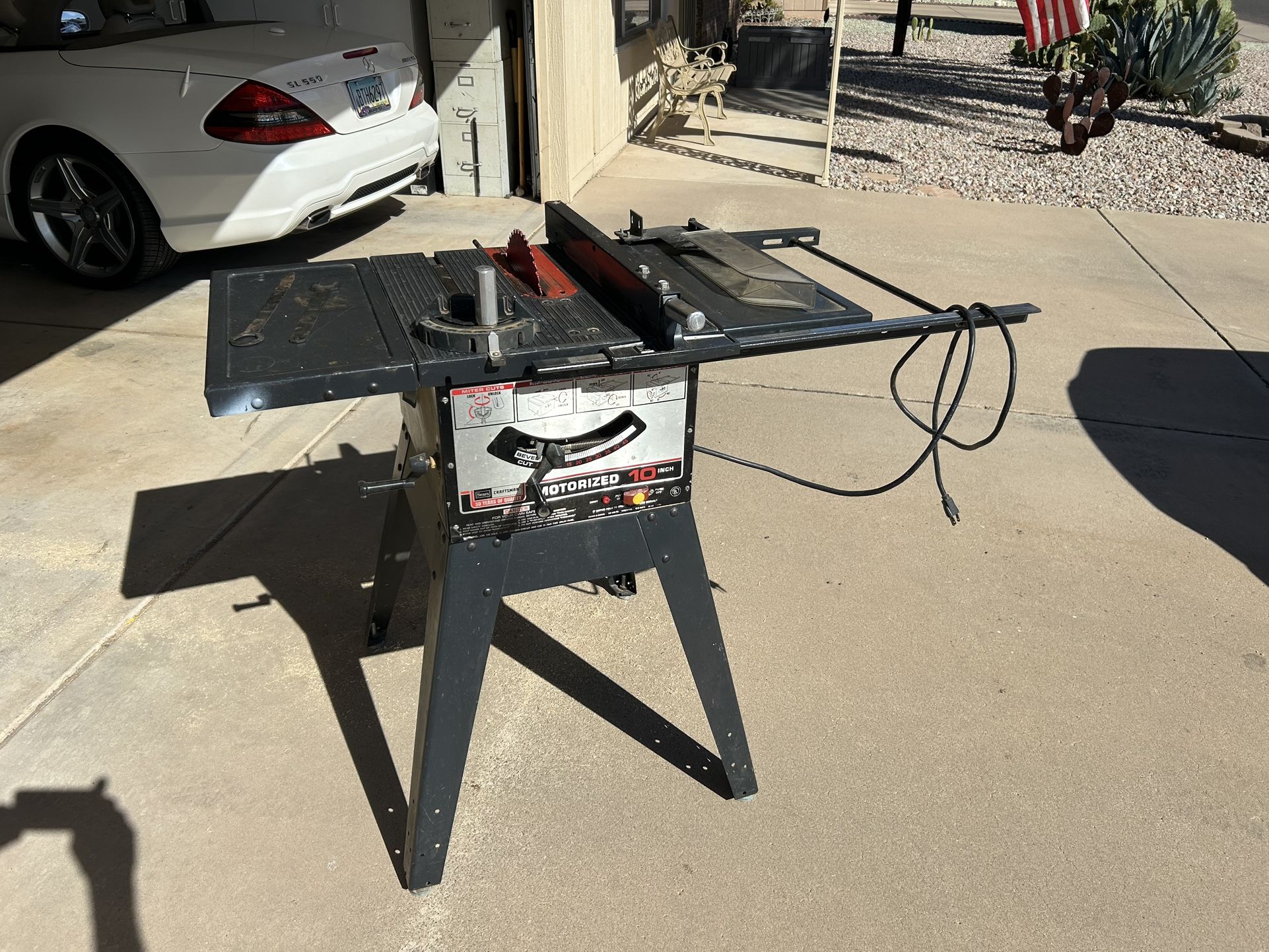 Craftsman 10 Inch Table Saw With Stand for Sale in Sun City, AZ - OfferUp