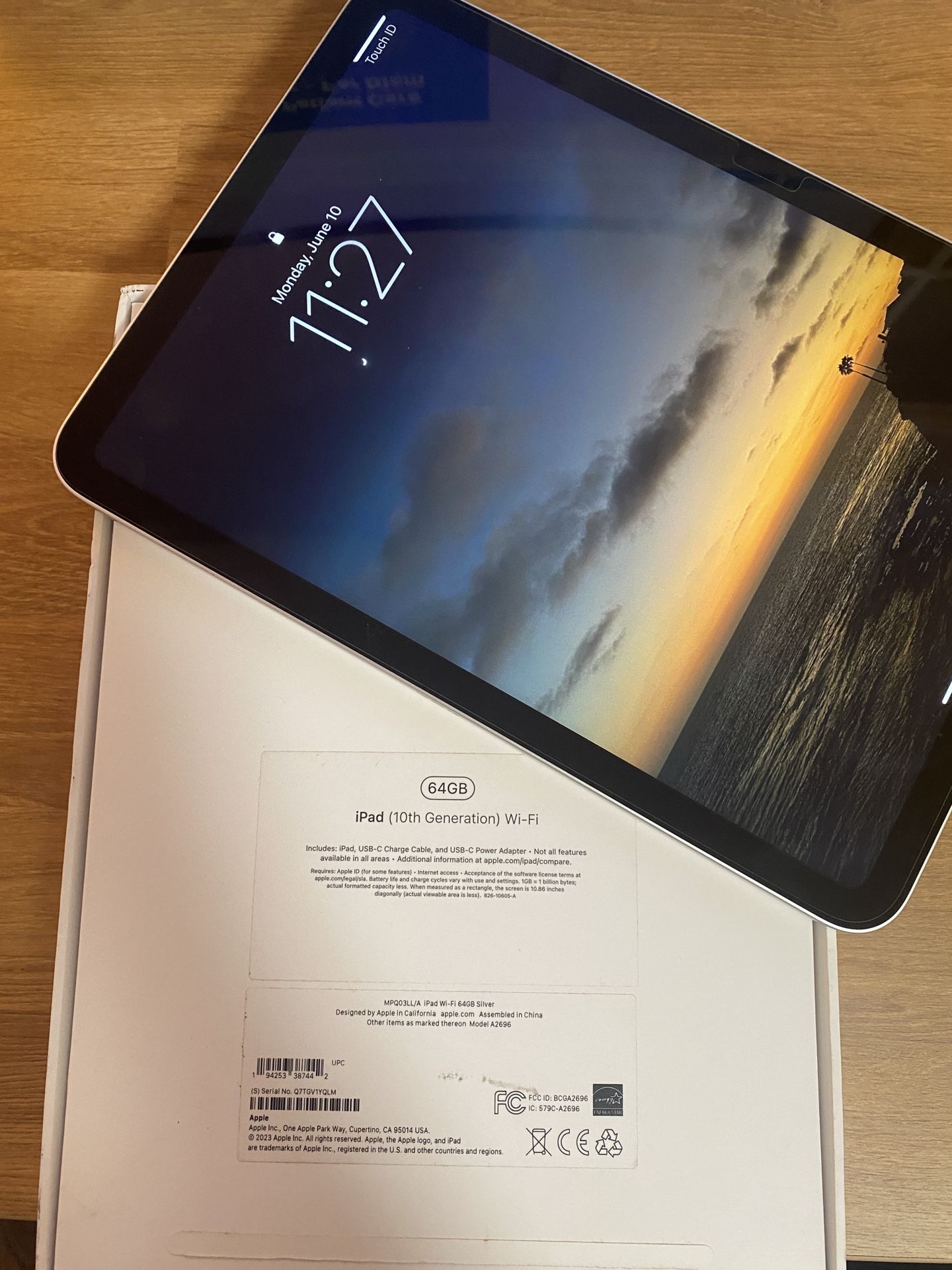 10th Gen iPad 64GB Wi-Fi Near Mint Condition for Sale in West Covina ...