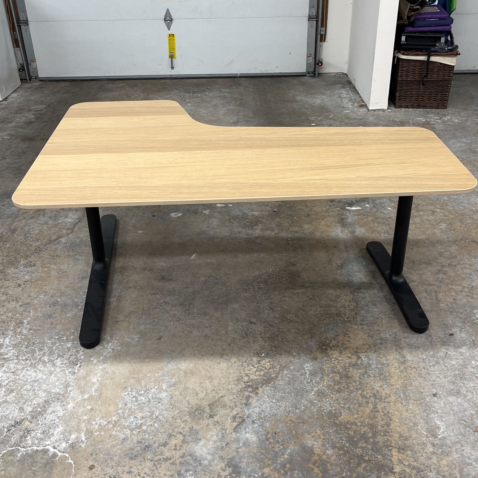 IKEA Bekant Desk Adjustable Height for Sale in Seattle, WA - OfferUp
