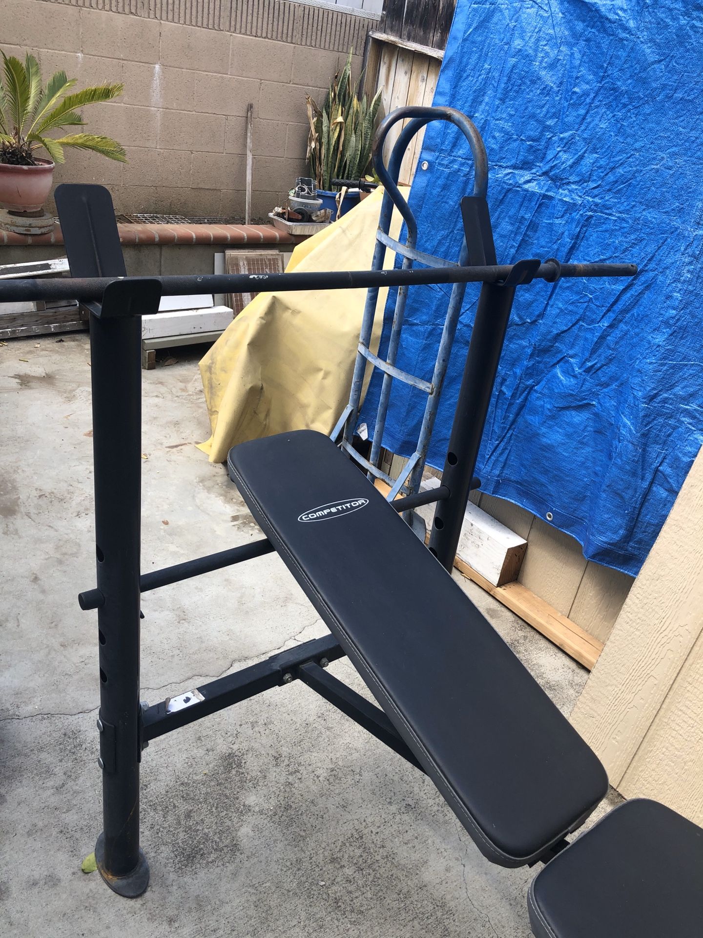 Marcy Competitor Weight Bench with standard bar and weights for Sale in ...