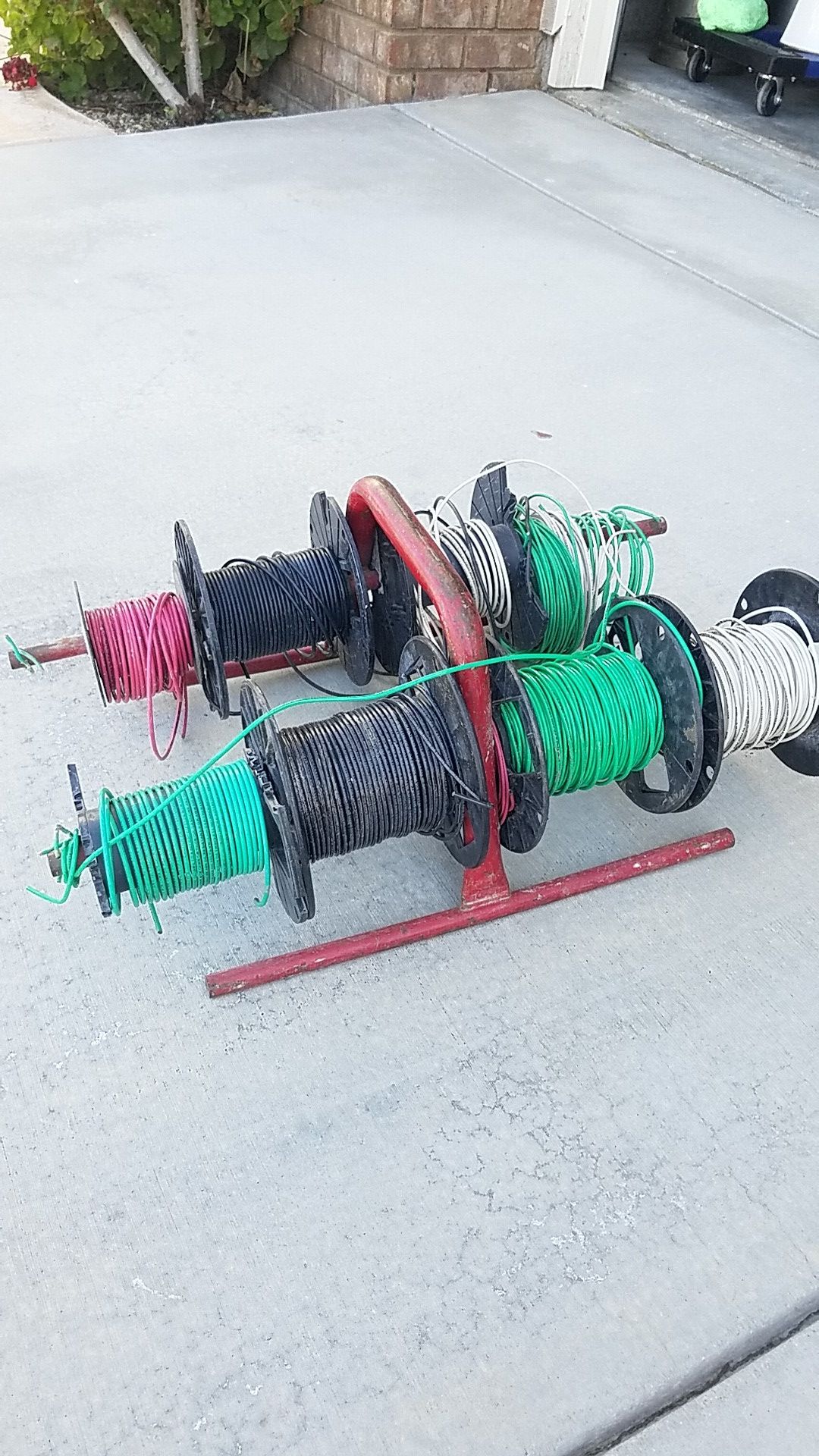 Wire Caddy with wire for Sale in Canyon Country, CA - OfferUp