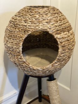 Sauder Natural Sphere Cat Tree for Sale in Portland, OR - OfferUp