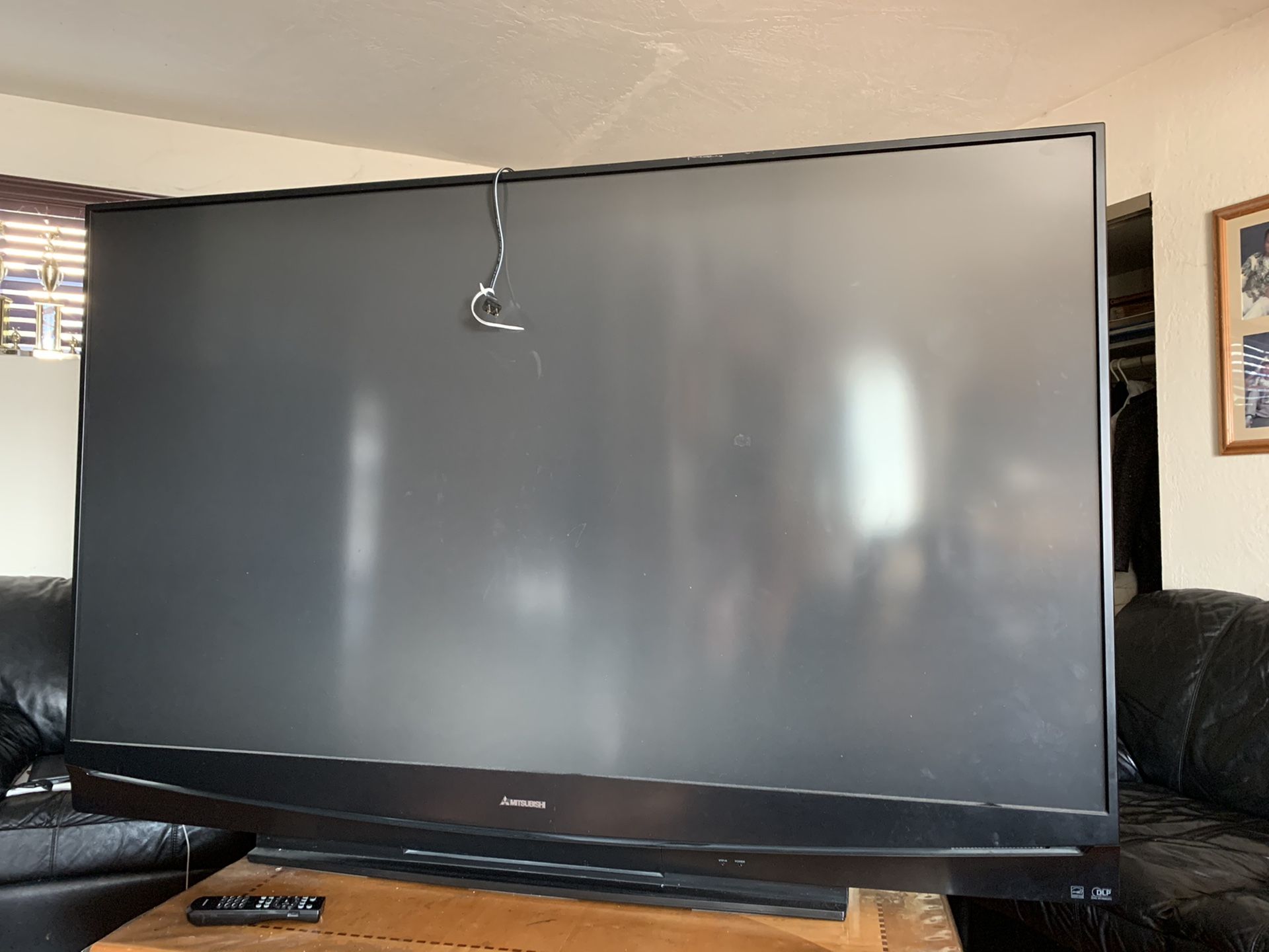 Mitsubishi Big Screen TV for Sale in Hayward, CA - OfferUp