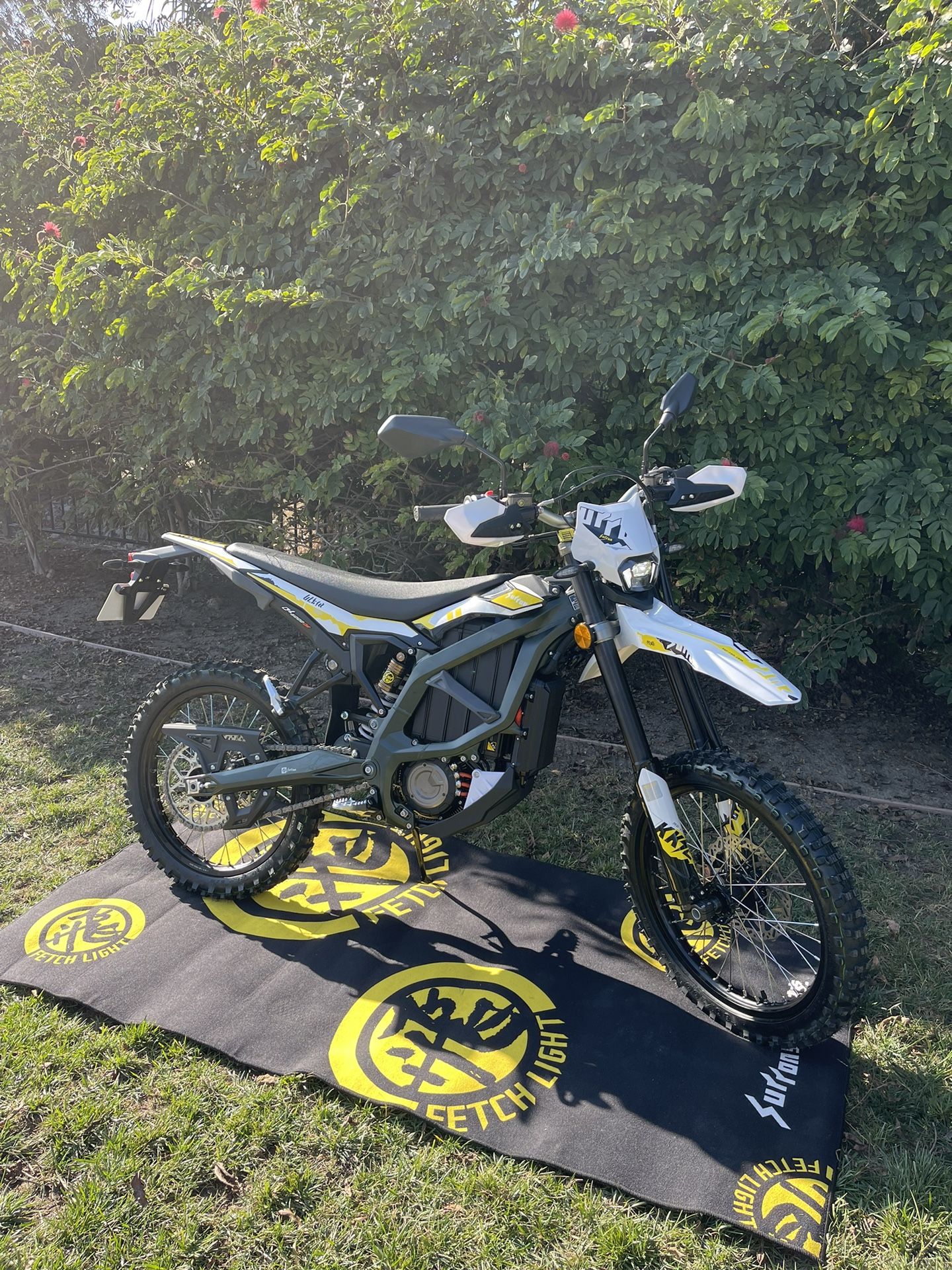 Surrons Light Bee And Ultra Bee for Sale in Long Beach, CA - OfferUp