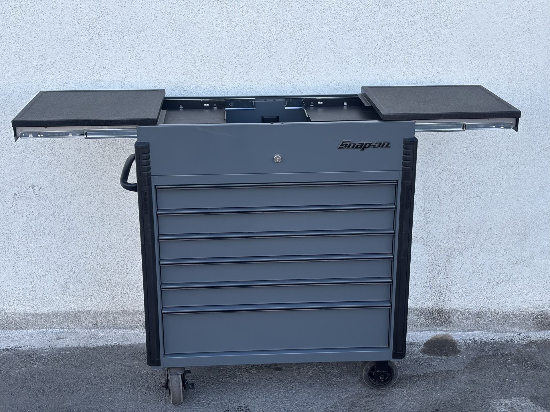 Snap-on Tools 40" Sliding Lid Eight-Drawer Bed Liner Shop Cart (Storm ...