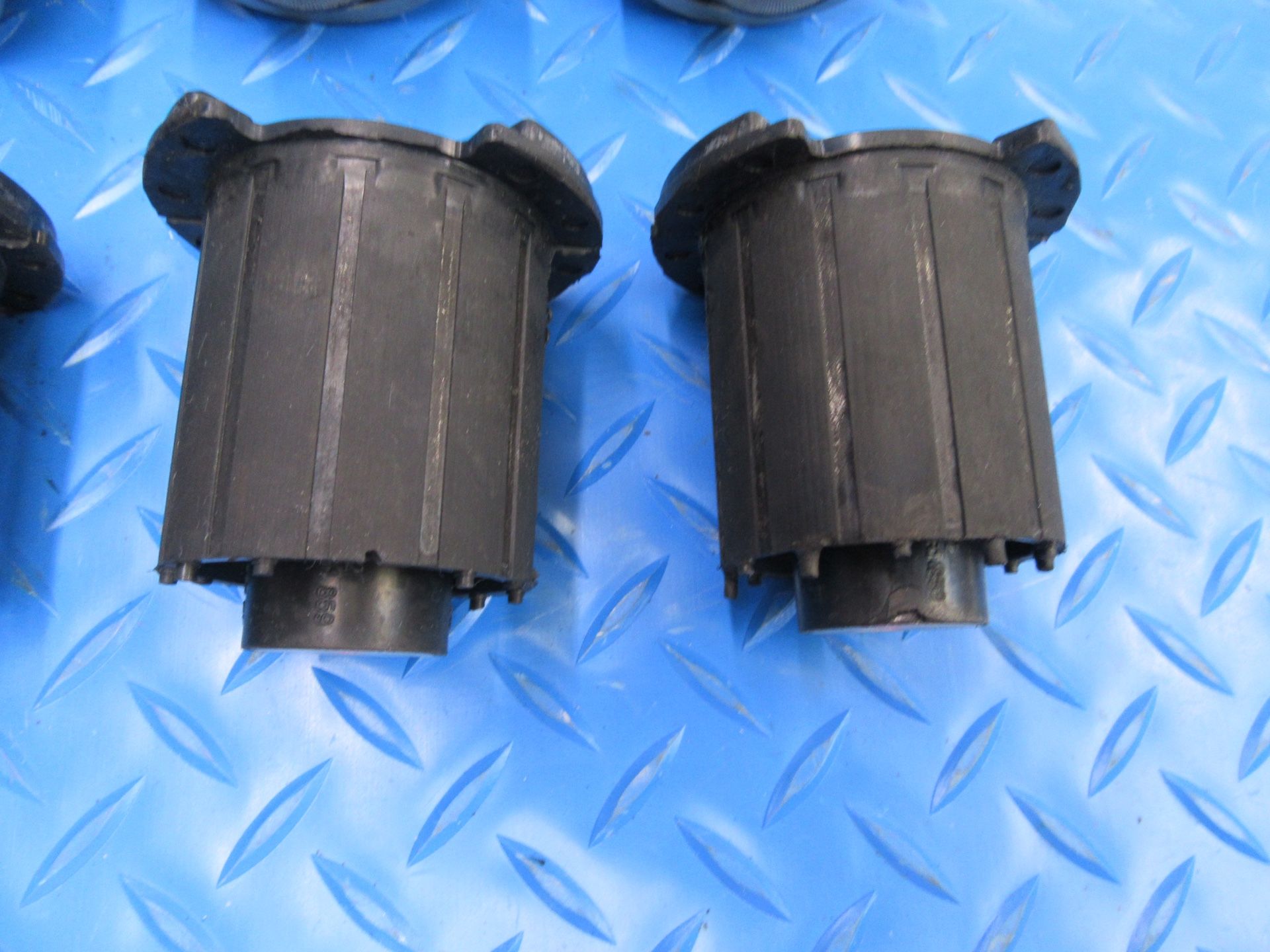 Rolls Royce Phantom wishbone suspension control arms bushing repair kit ...