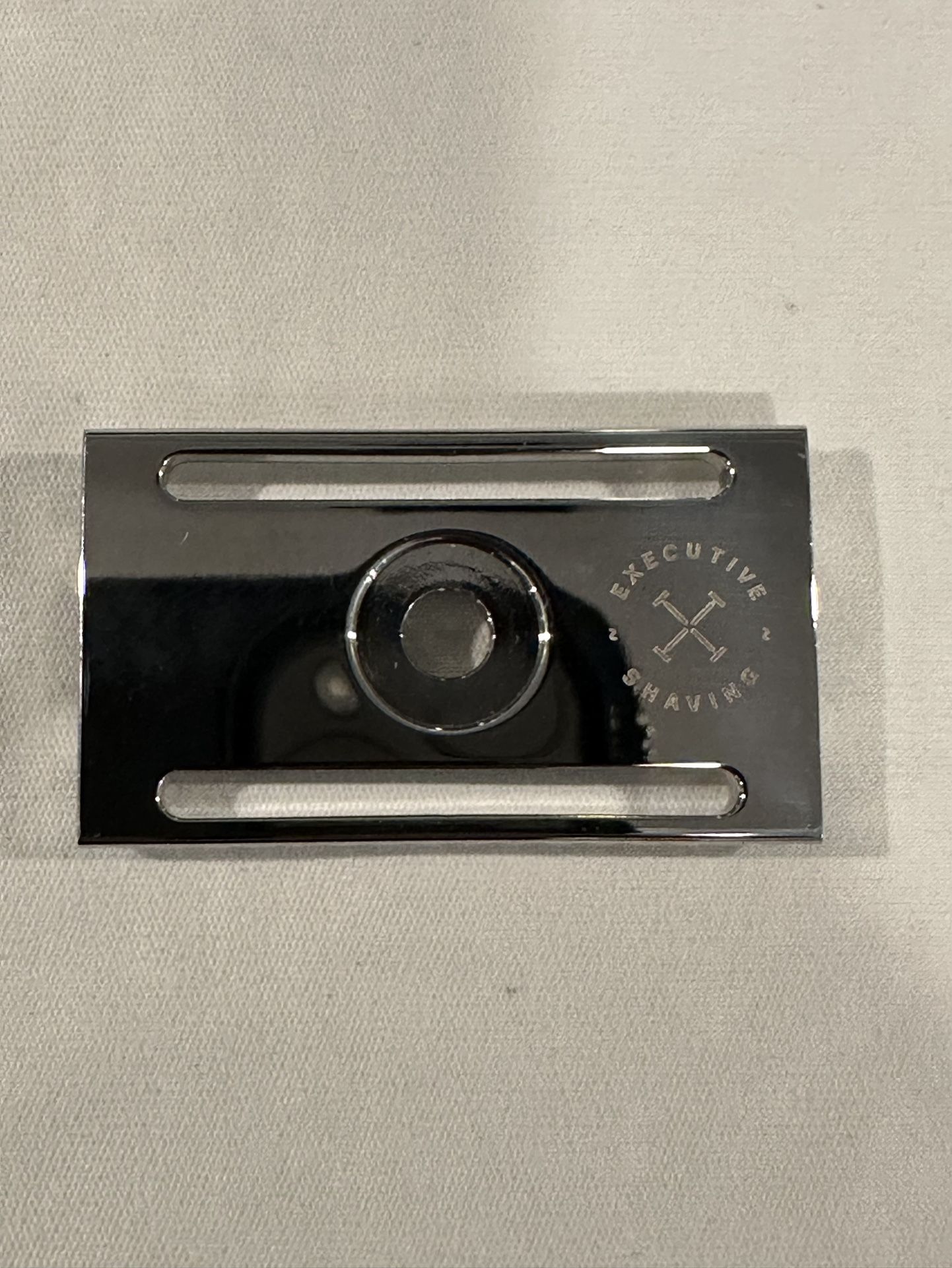 Executive Shaving’s Outlaw Evolution Razor & Stand Set for Sale in Las ...