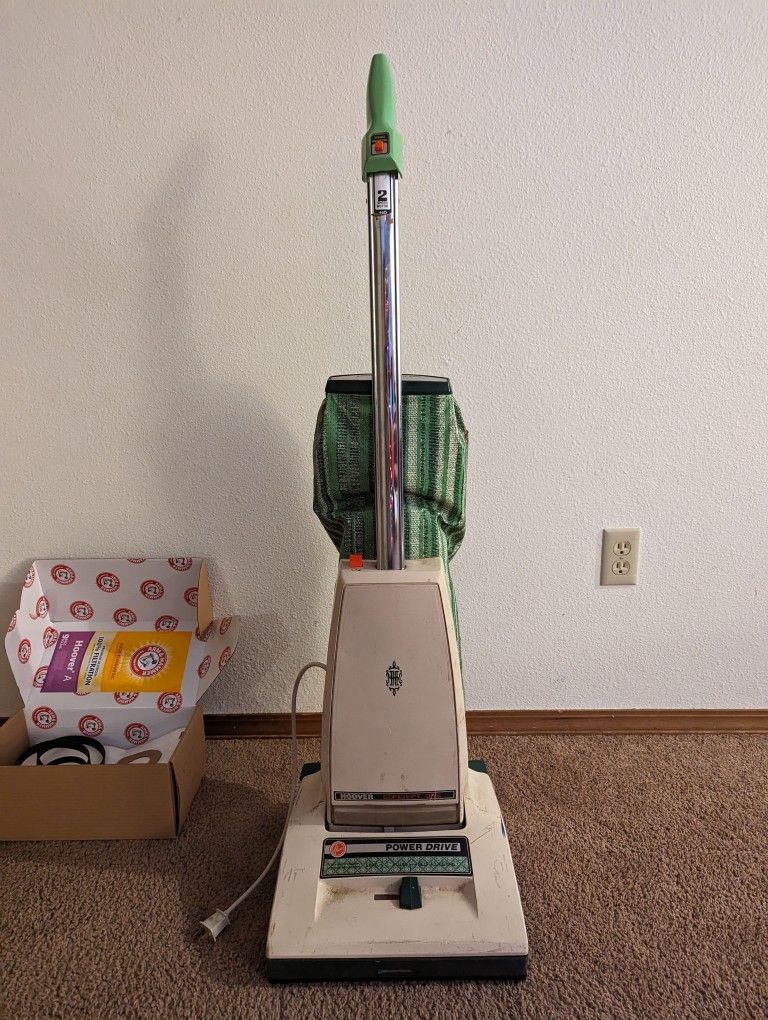 Hoover Upright Vacuum for Sale in Tacoma, WA - OfferUp