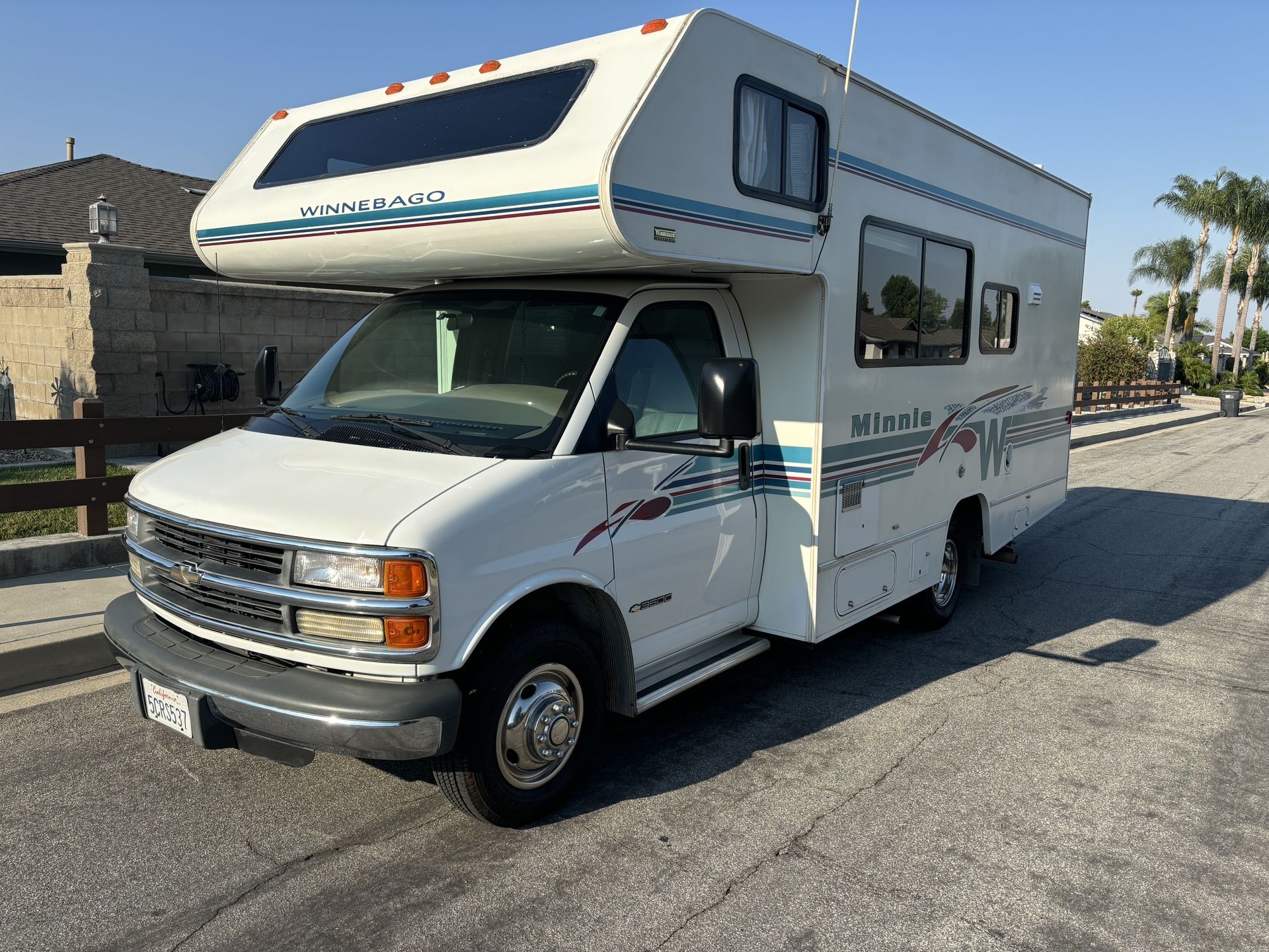 2002 Minnie Winnebago Only 22FT for Sale in Chino, CA - OfferUp