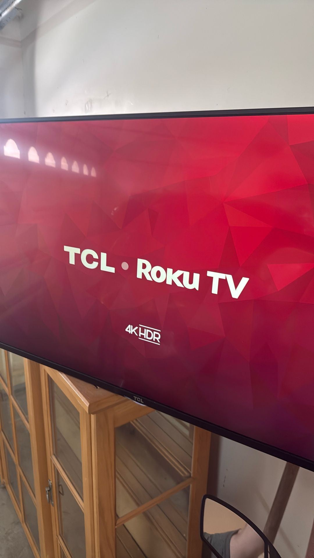 43 Inch TCL Flat Screen Roku TV for Sale in Las Vegas, NV - OfferUp