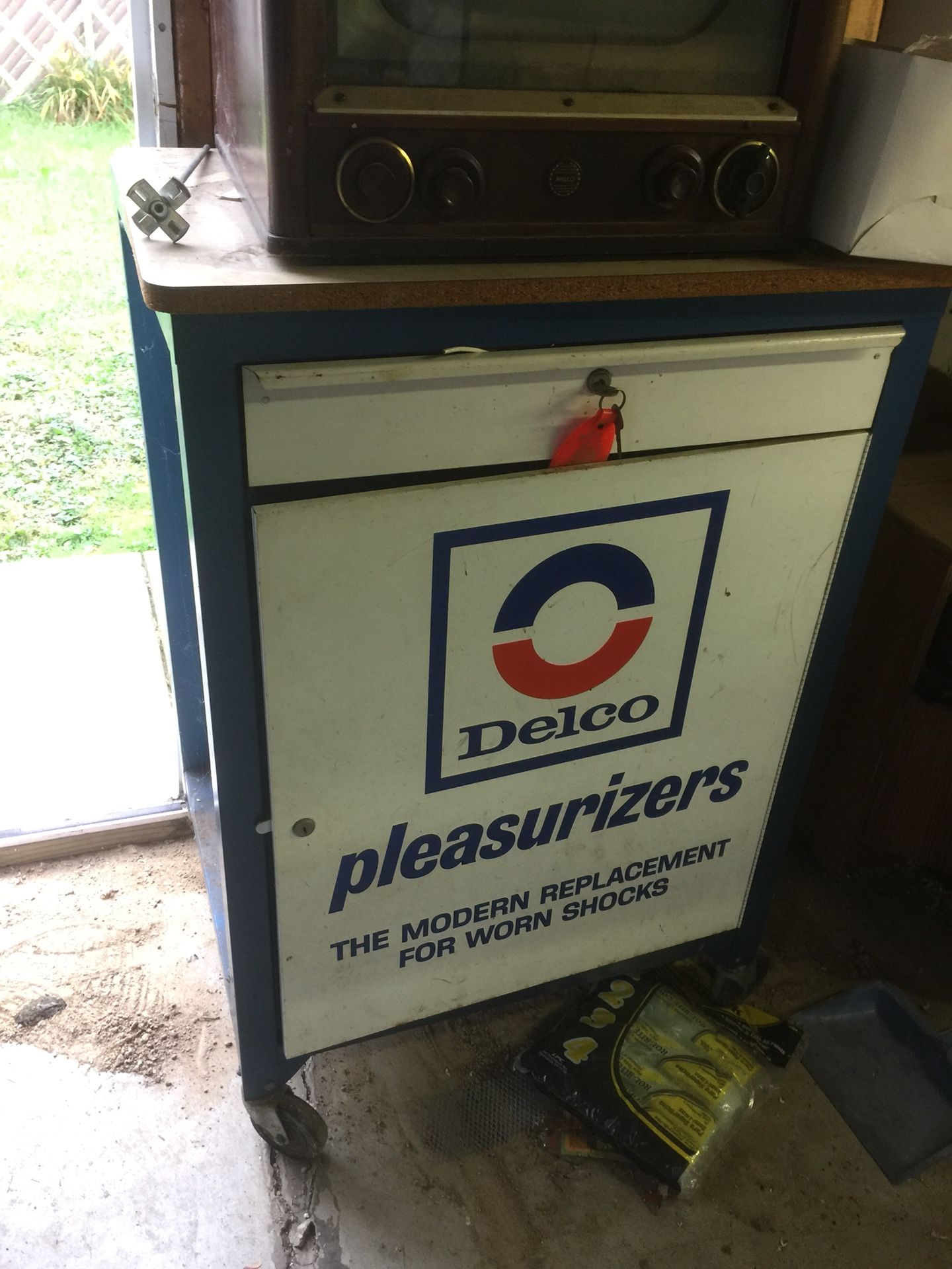 Delco Pleasurizers Shocks Cabinet for Sale in Lowell, IN - OfferUp