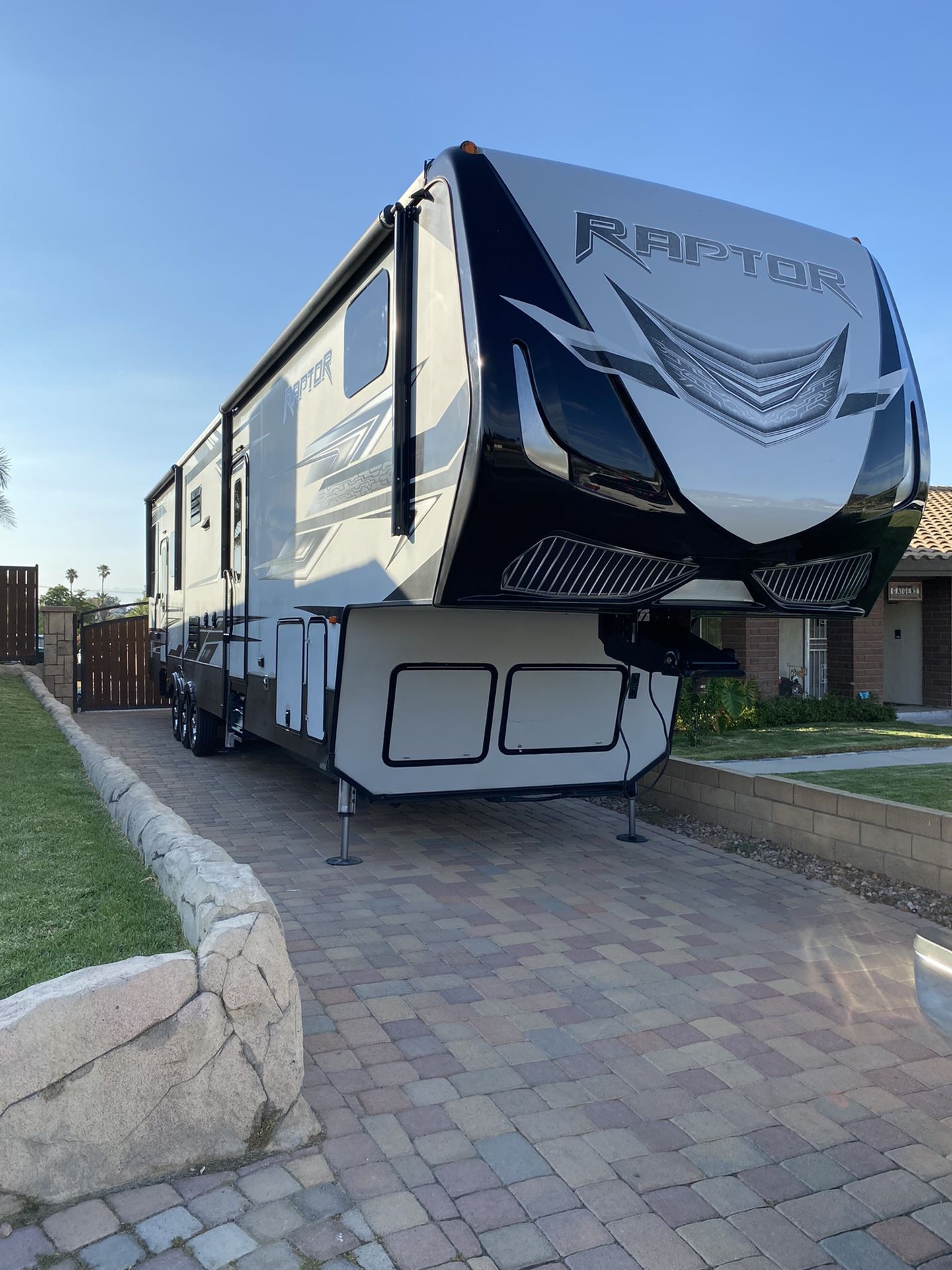 2017 Keystone Raptor for Sale in Norco, CA - OfferUp