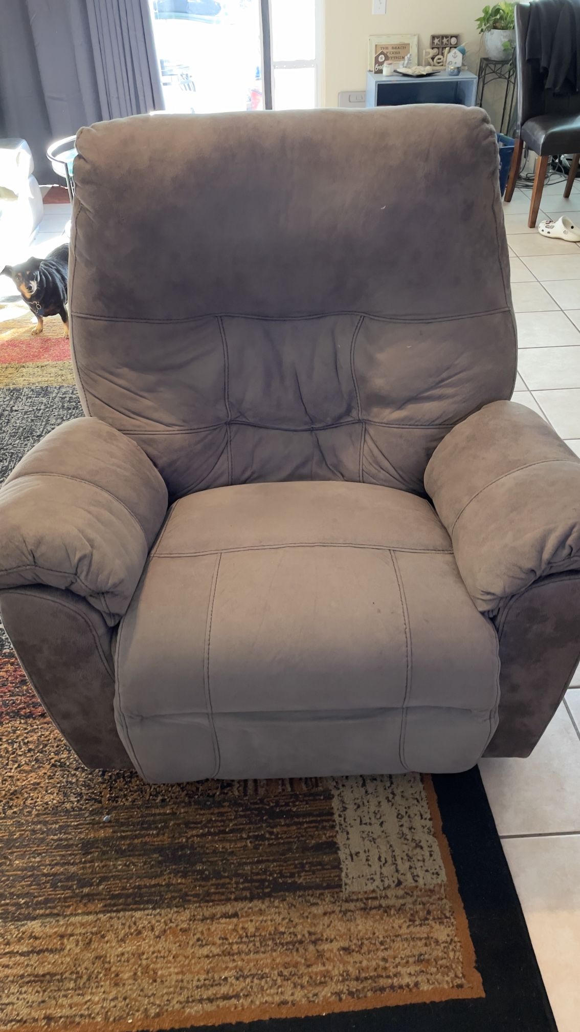Lazy Boy Back saver Rocker/ Recliner for Sale in Ruskin, FL - OfferUp