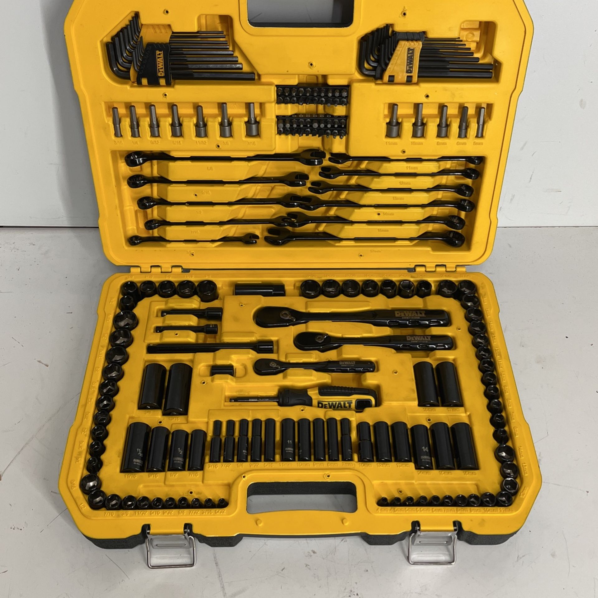 Dewalt Mechanics Tools