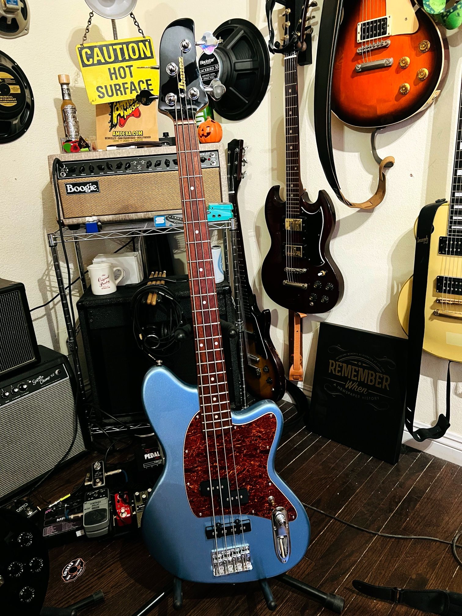 Ibanez bass tmb100 Soda Blue for Sale in South Gate, CA - OfferUp