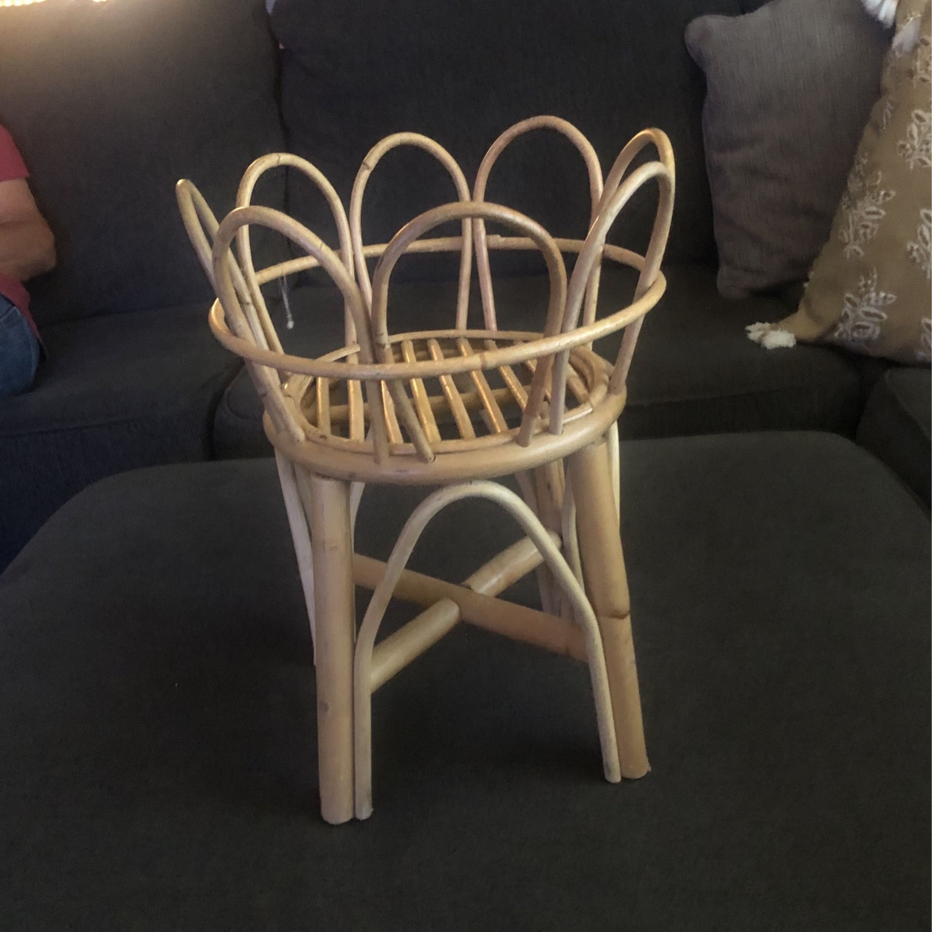 18 Inch Tall Plant Stand for Sale in El Centro, CA - OfferUp