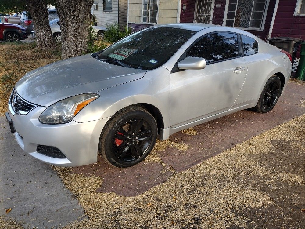 Nissan Altima Coupe Black Rims