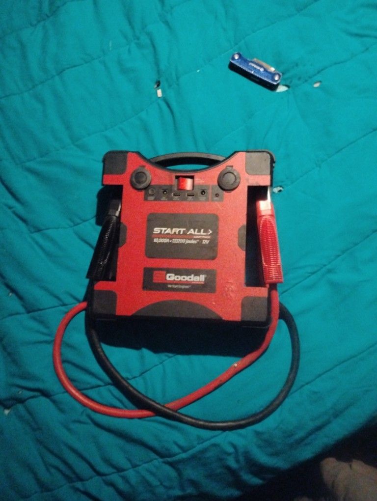 Goodall Jumpbox for Sale in Clinton, NC - OfferUp
