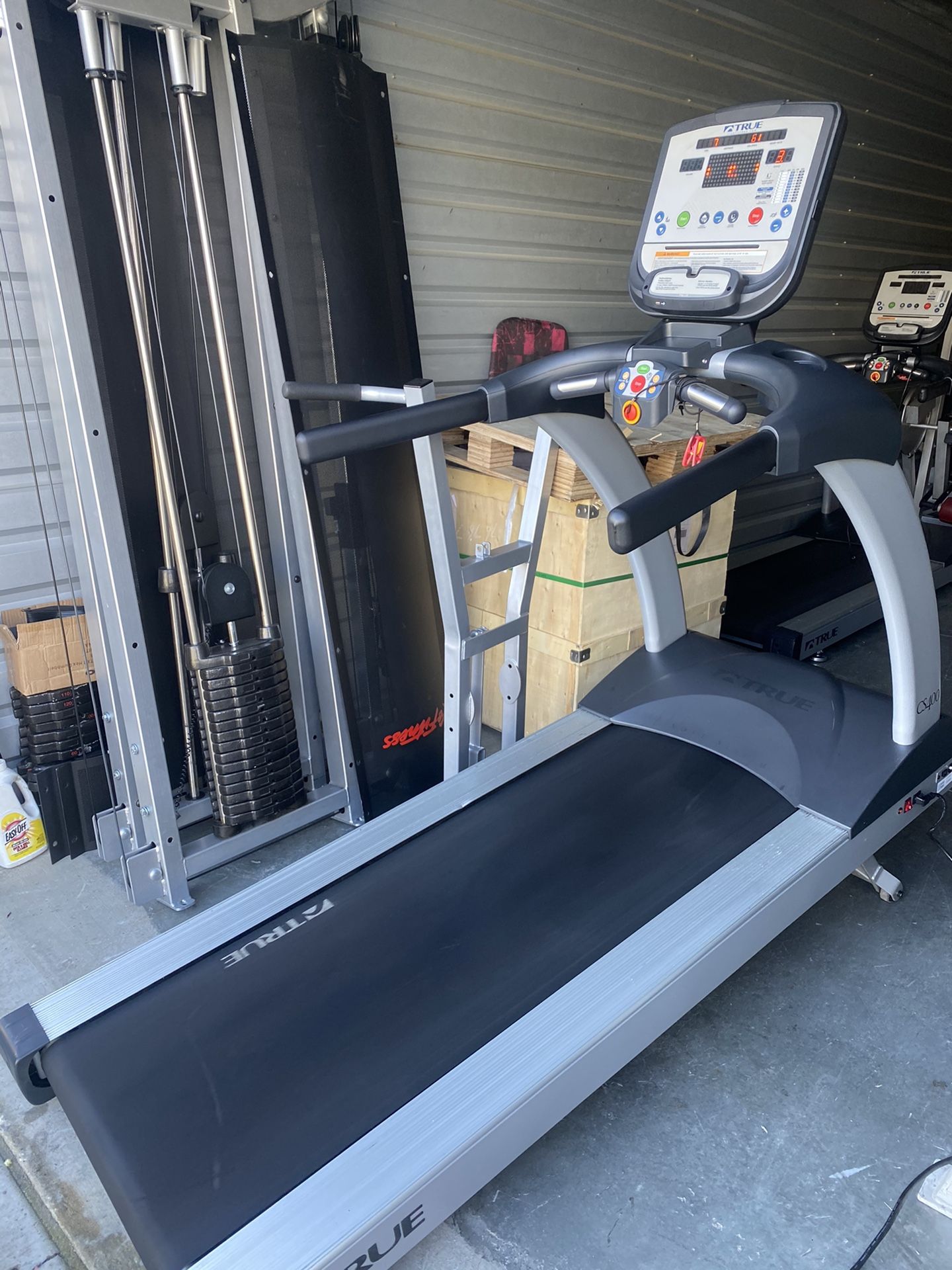 True Fitness C400 Commercial Treadmill w/ Emerge Console for Sale in ...