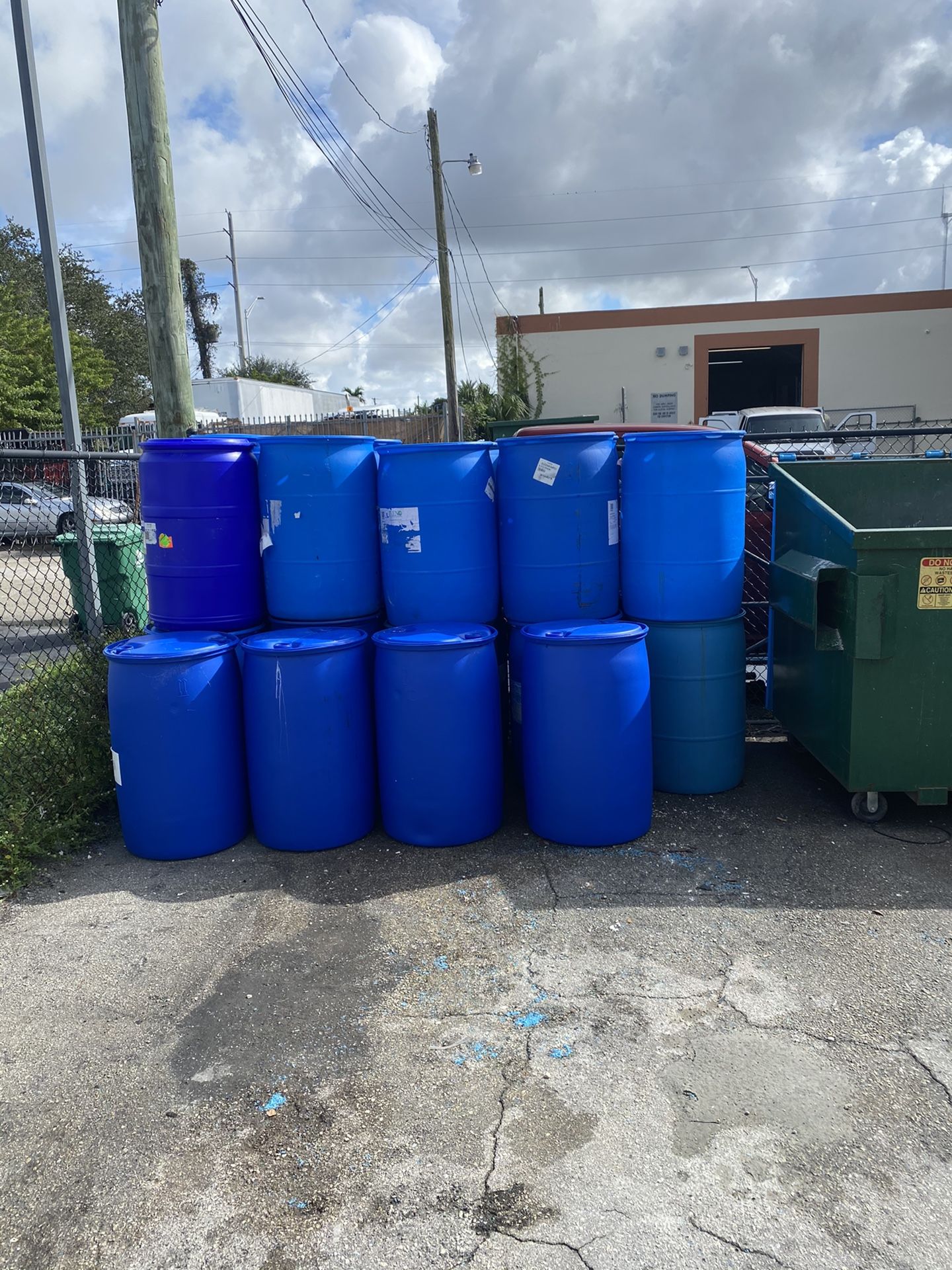 55 gallons plastic barrels closed head not removable , barrel ...