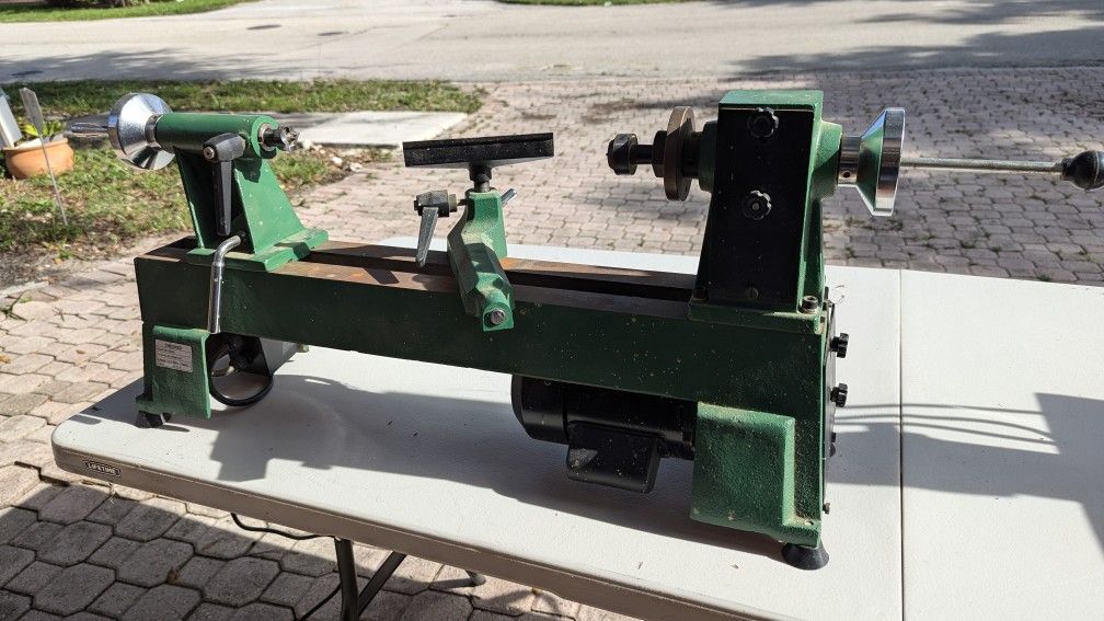 10" x 18", 5 Speed, 1/2 Hp. Bench top Wood Lathe for Sale in Hialeah ...