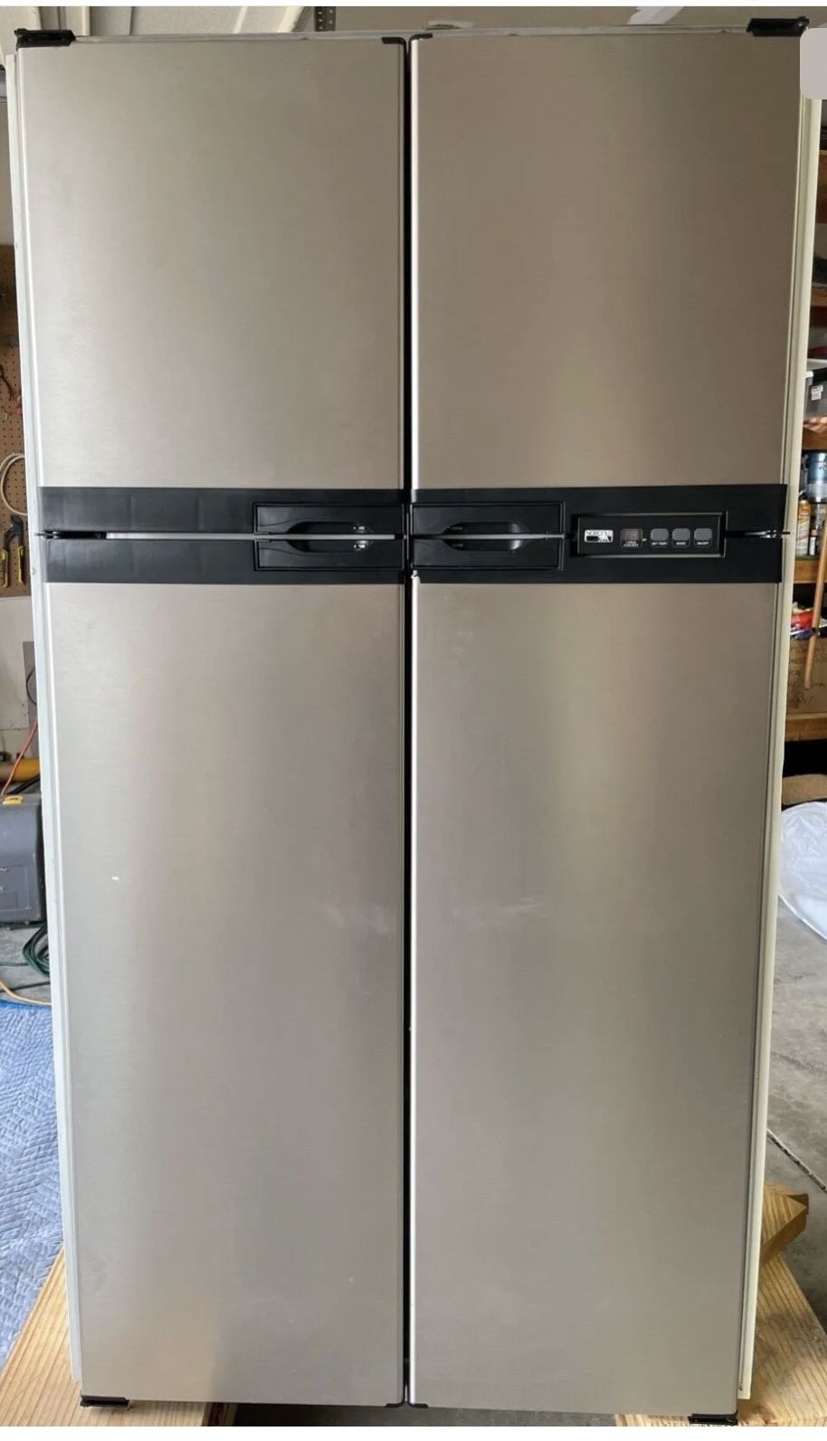 Norcold 1200 RV refrigerator freezer for Sale in Miami, FL - OfferUp