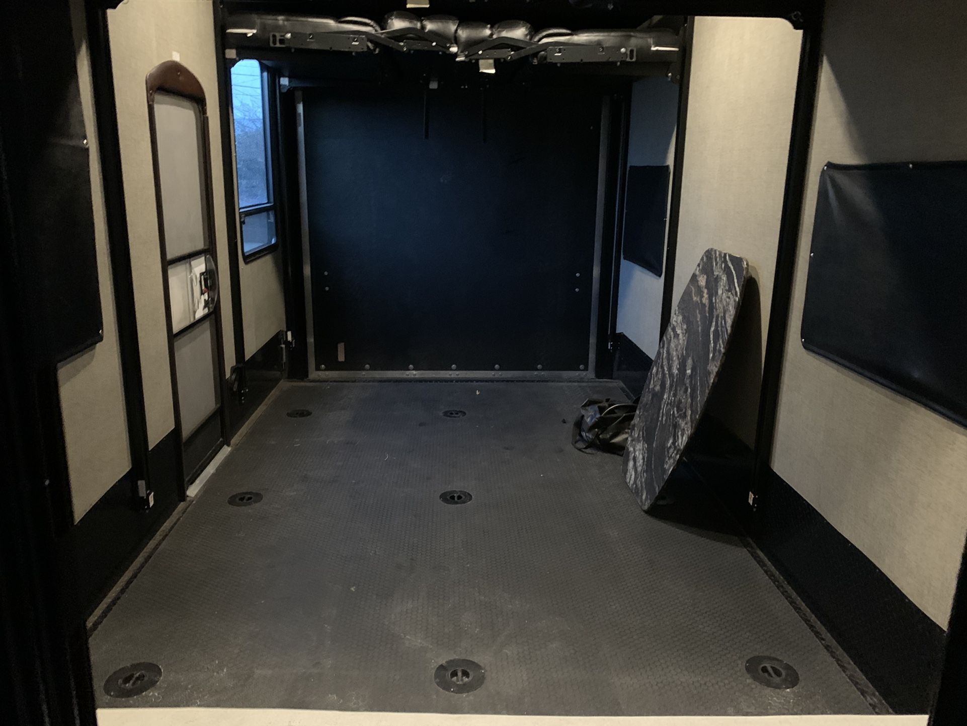 2016 keystone carbon 5th Wheel TOY HAULER 43FT-2SLIDES-BIG 17FT GARAGE ...