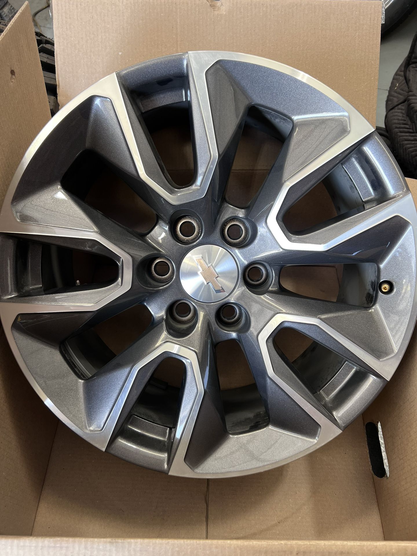 20 Inch Chevrolet Wheels (Only) EXCELLENT condition for Sale in Ripon ...