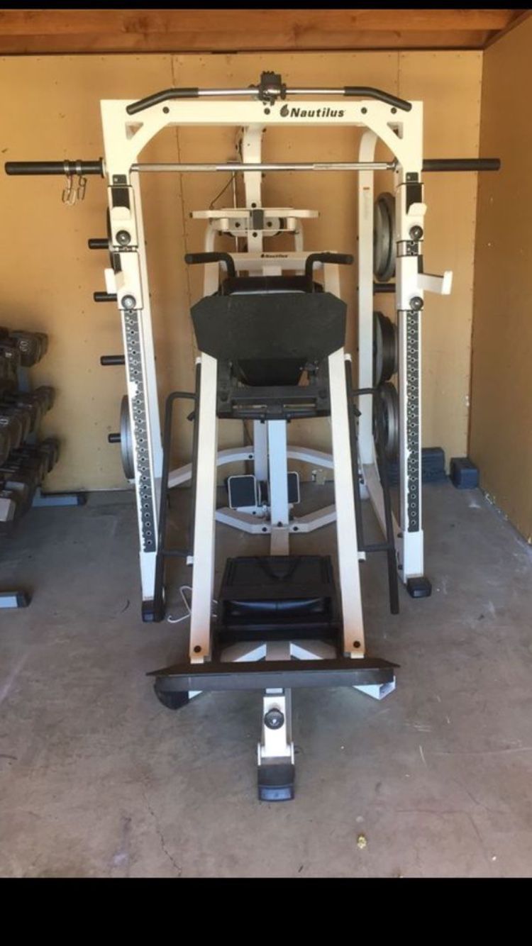 Nautilus NT 1800 Smith Machine Commercial Grade for Sale in Murrieta ...