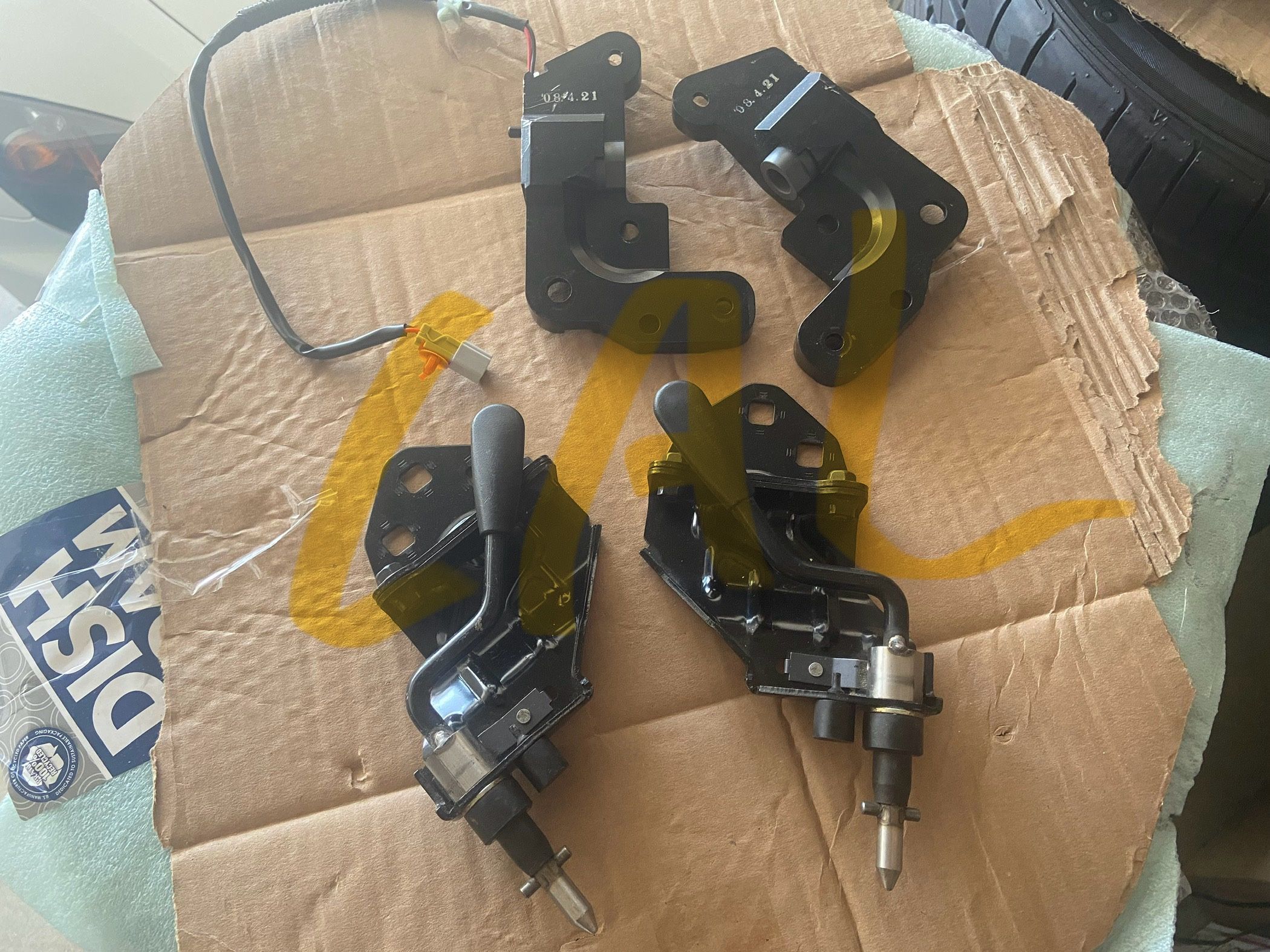 Honda S2000 OEM Hardtop Hardware Rear Latches Catchers Brackets AP1 AP2 ...