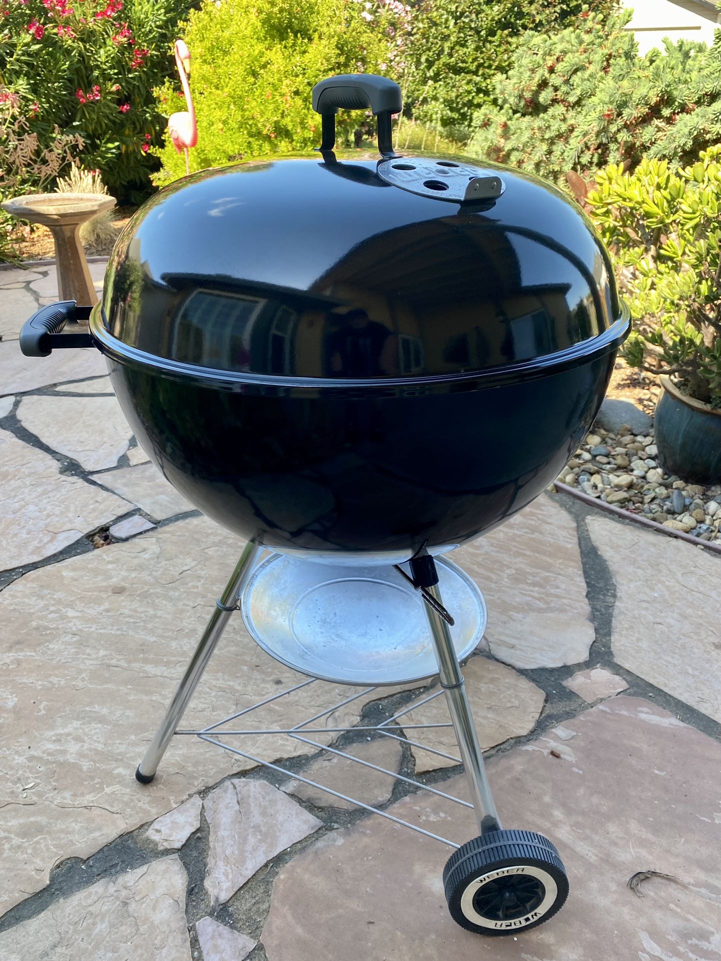 Weber 22 Inch Kettle for Sale in Vacaville, CA - OfferUp
