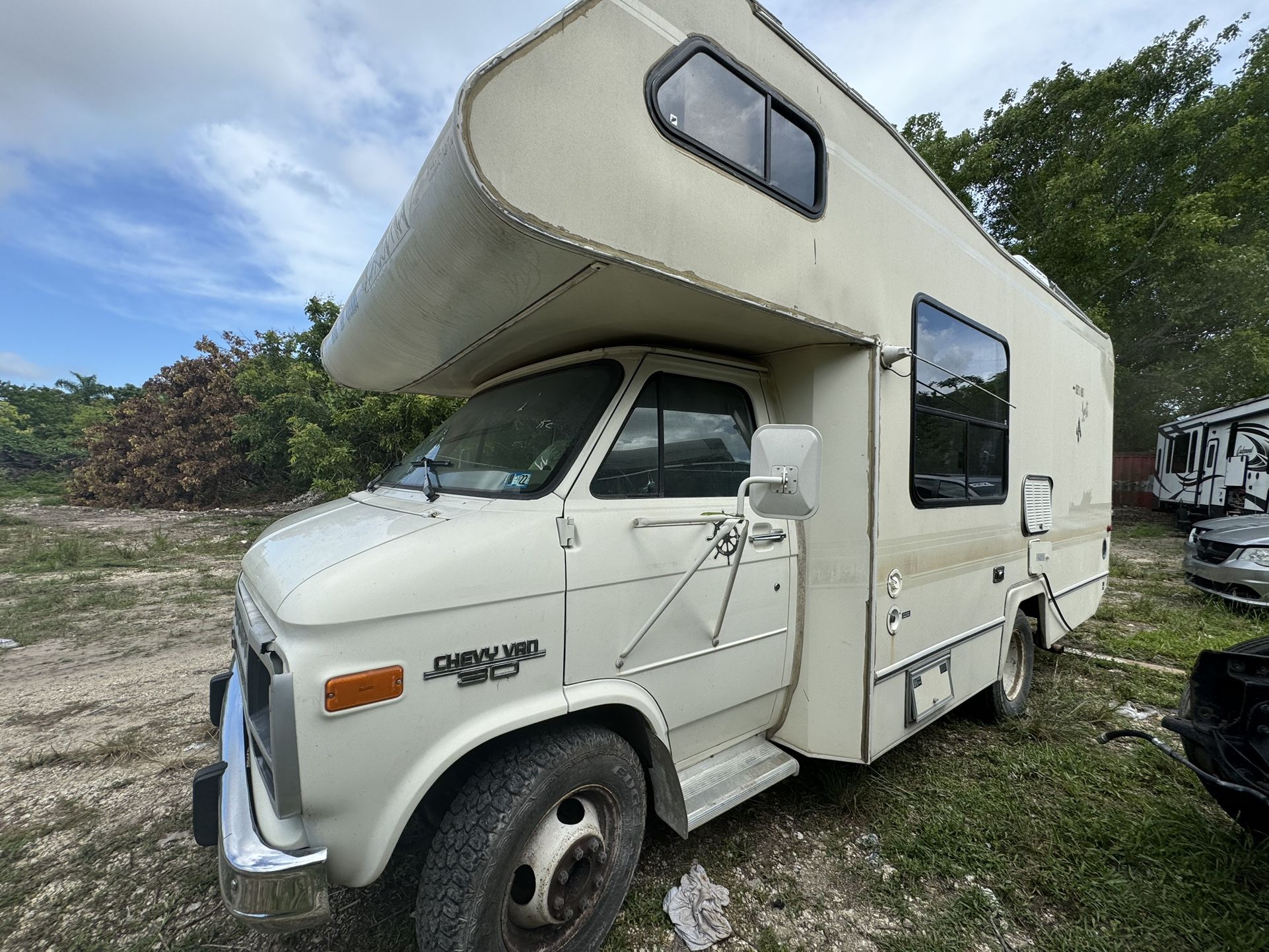 1993 Chevy Van 330 Motorhome for Sale in Miami, FL - OfferUp