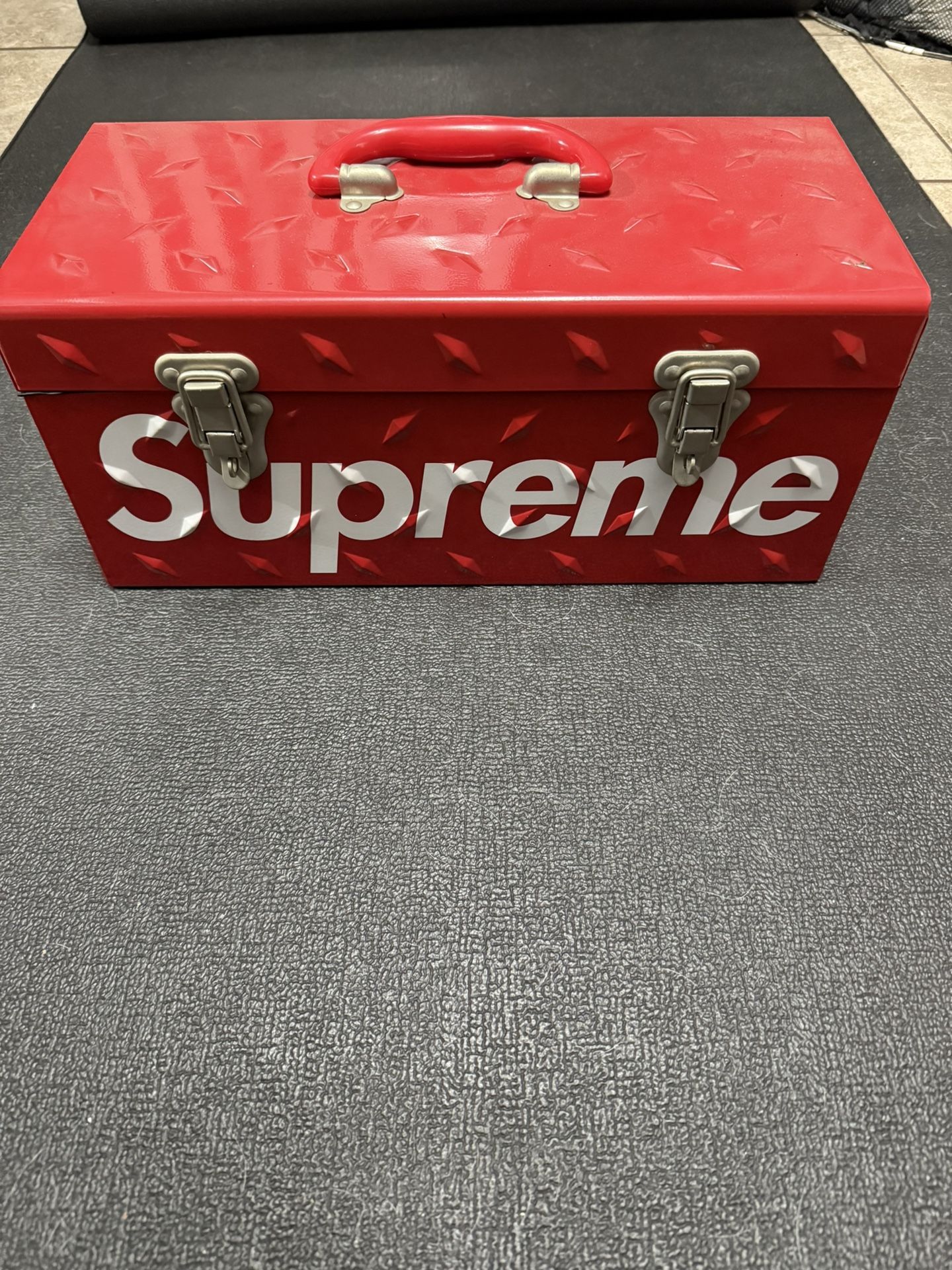Supreme Diamond Plate Tool Box for Sale in Los Angeles, CA - OfferUp