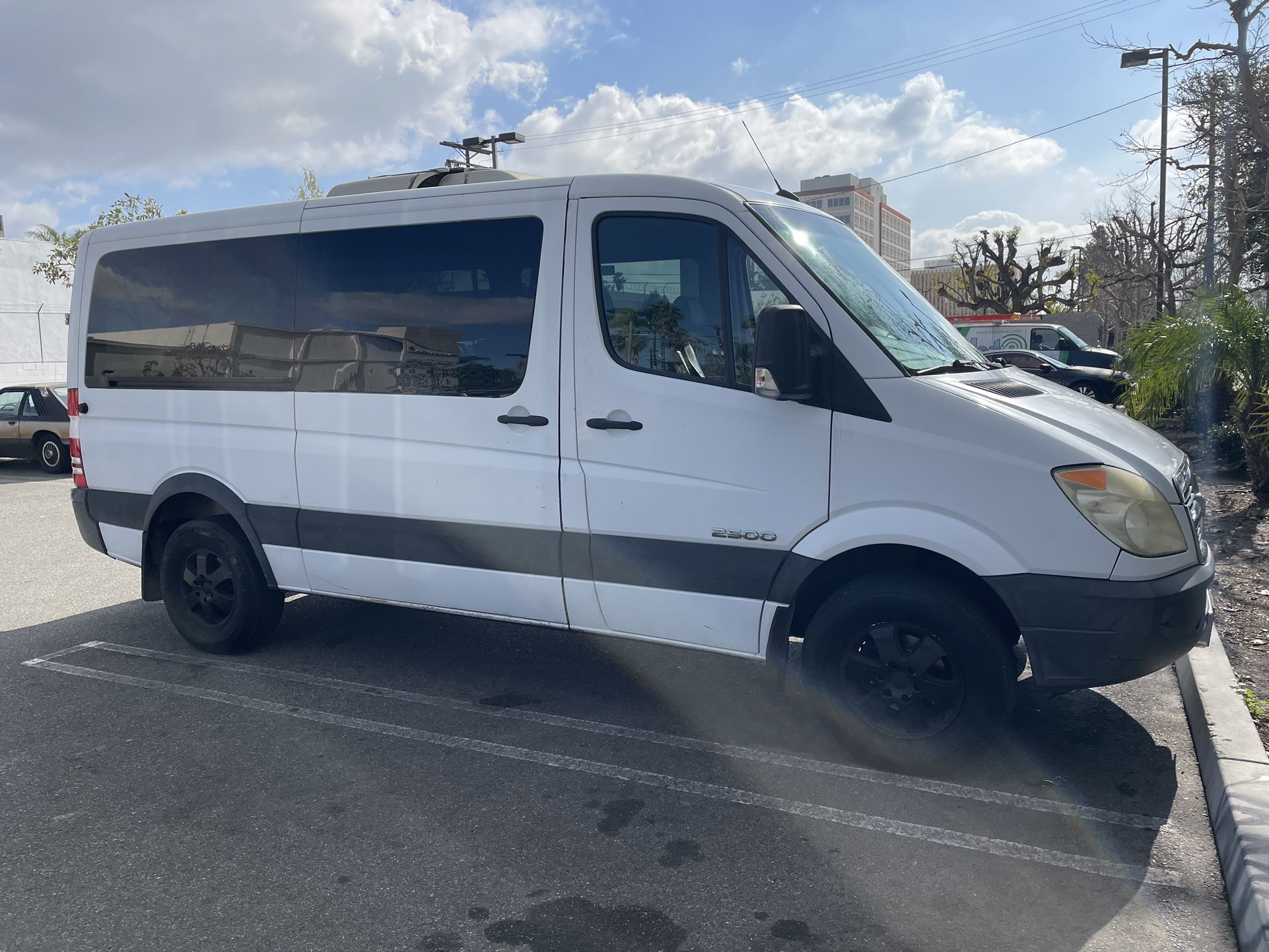 2008 Dodge Sprinter Wagon for Sale in Orange, CA - OfferUp