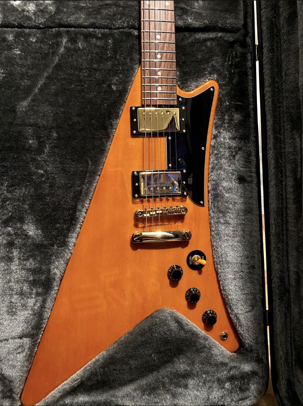 Epiphone Korina Moderne 1958 Edition W Hardshell Case for Sale in ...