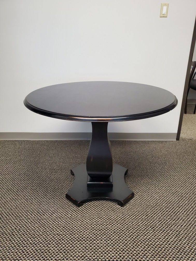42 Inch Round Table $200 (Good Condition) for Sale in Houston, TX - OfferUp