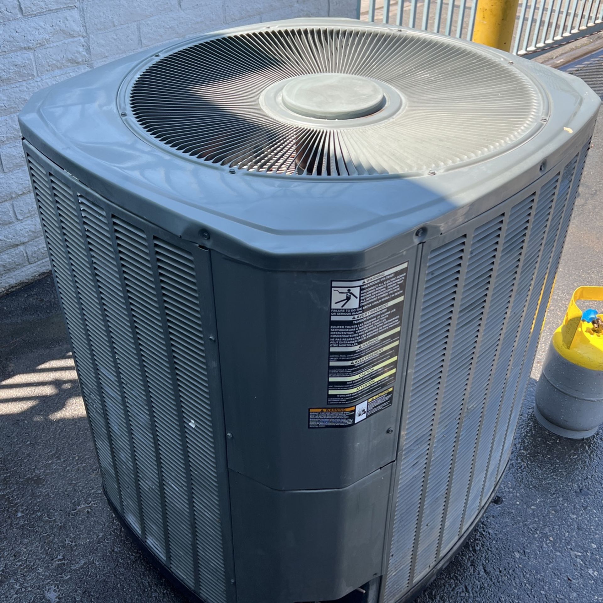 5 Ton Trane R22 Condenser for Sale in Anaheim, CA - OfferUp