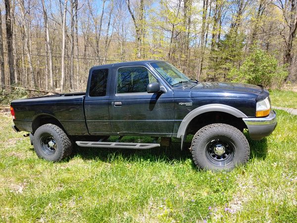 99 ford ranger extended cab 4" lift on 33's for Sale in Woodbury, CT ...
