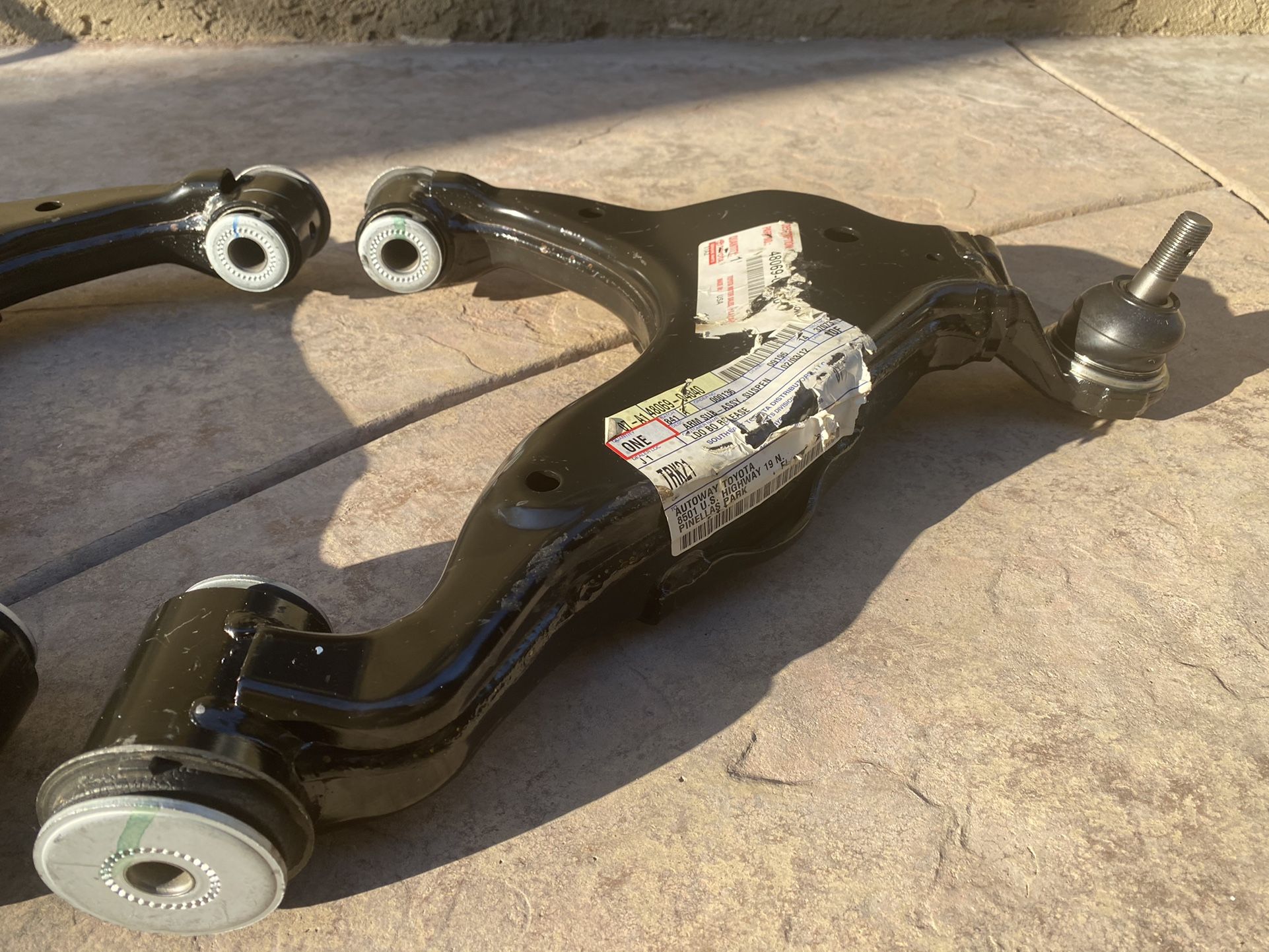 2005-15 Toyota Tacoma Lower Control Arm 48069-04040 (Driver’s Side) for ...